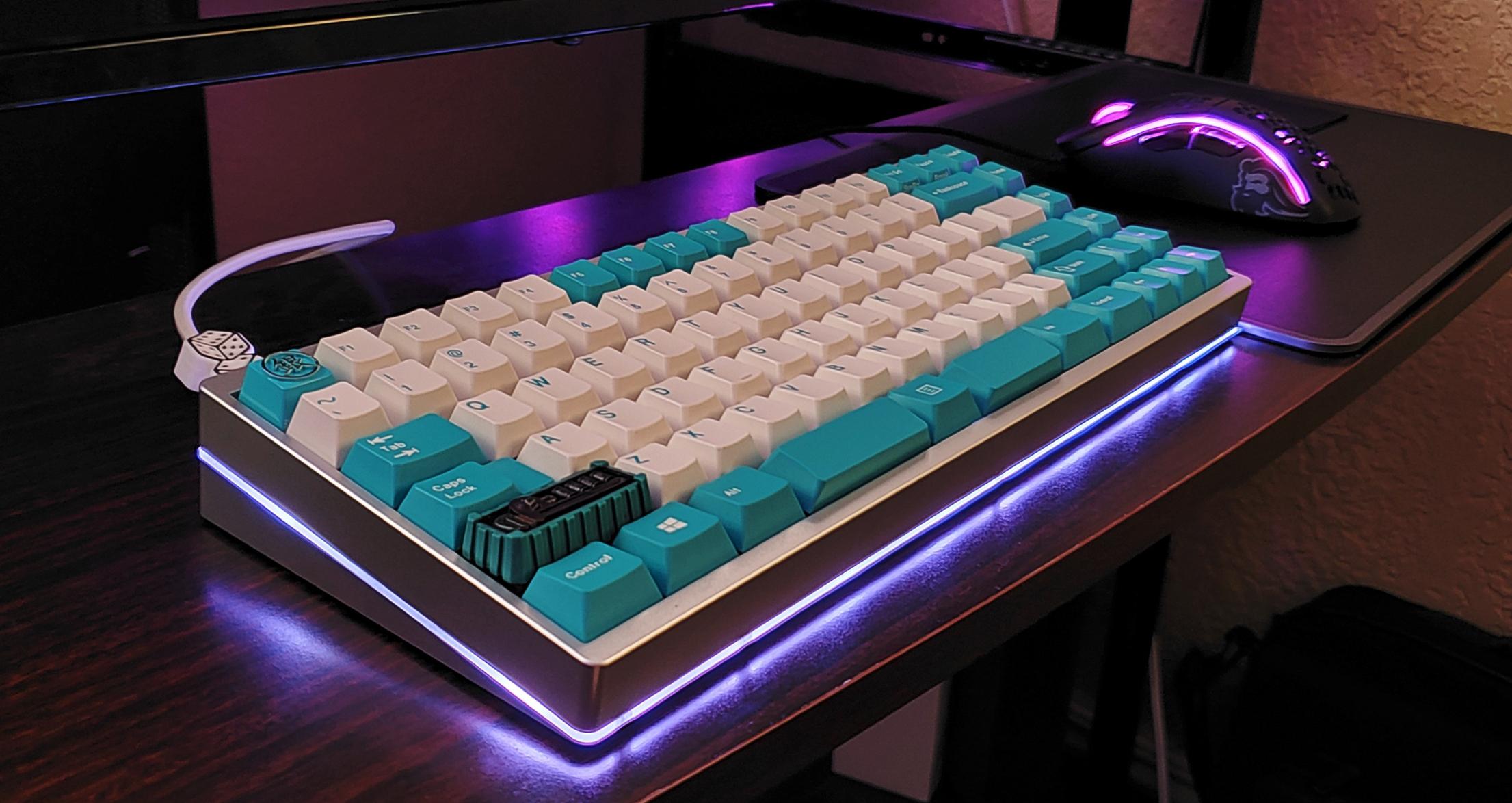 Updated my first custom built mechanical keyboard | Scrolller