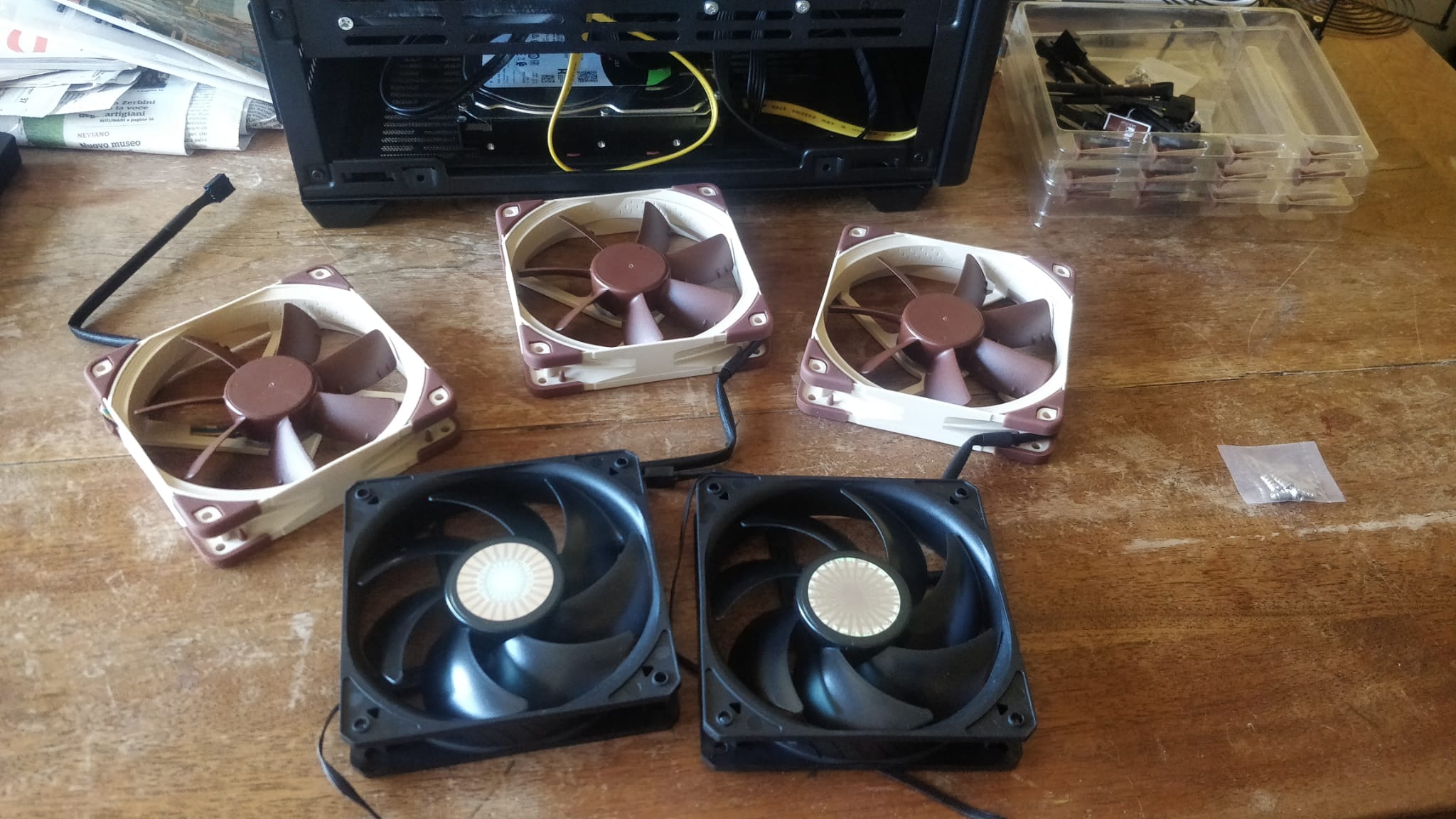 Upgrading the fans in my NAS | Scrolller