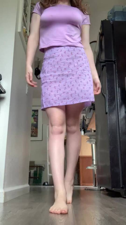 Upskirt Moment Scrolller