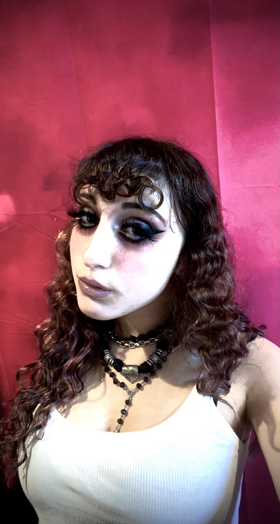 vampire girl! | Scrolller