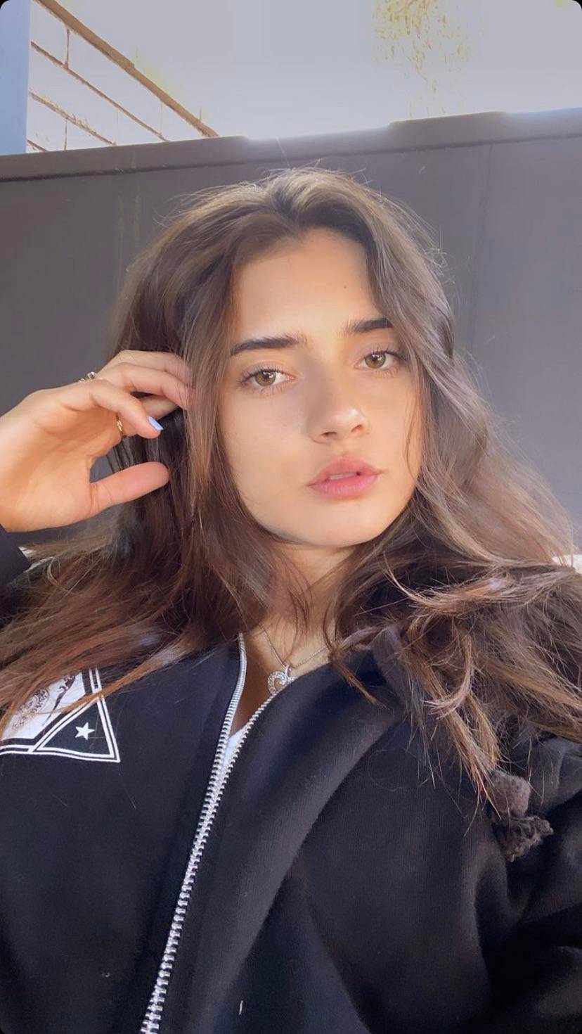 Very attractive | Scrolller