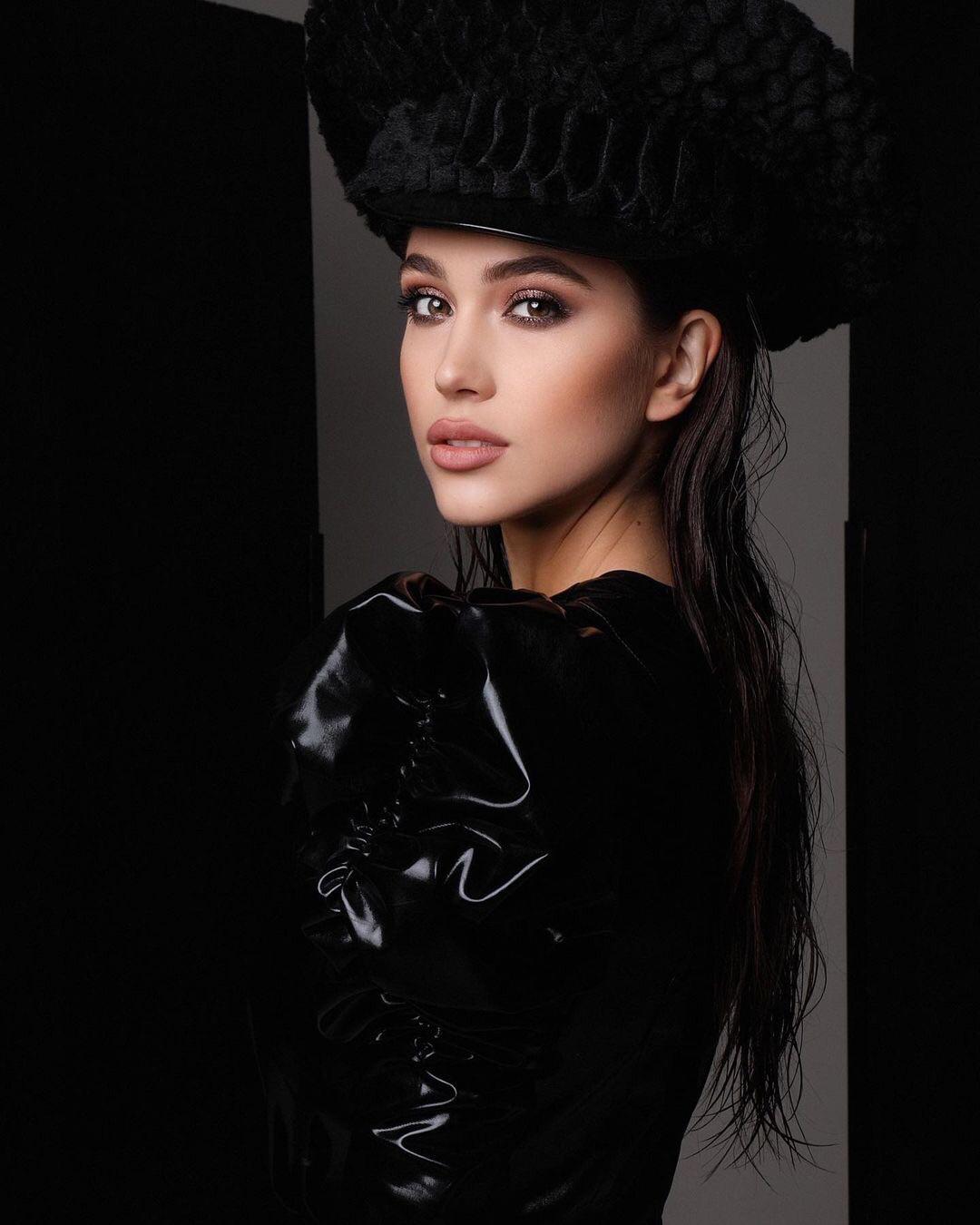 Very Pretty | Scrolller