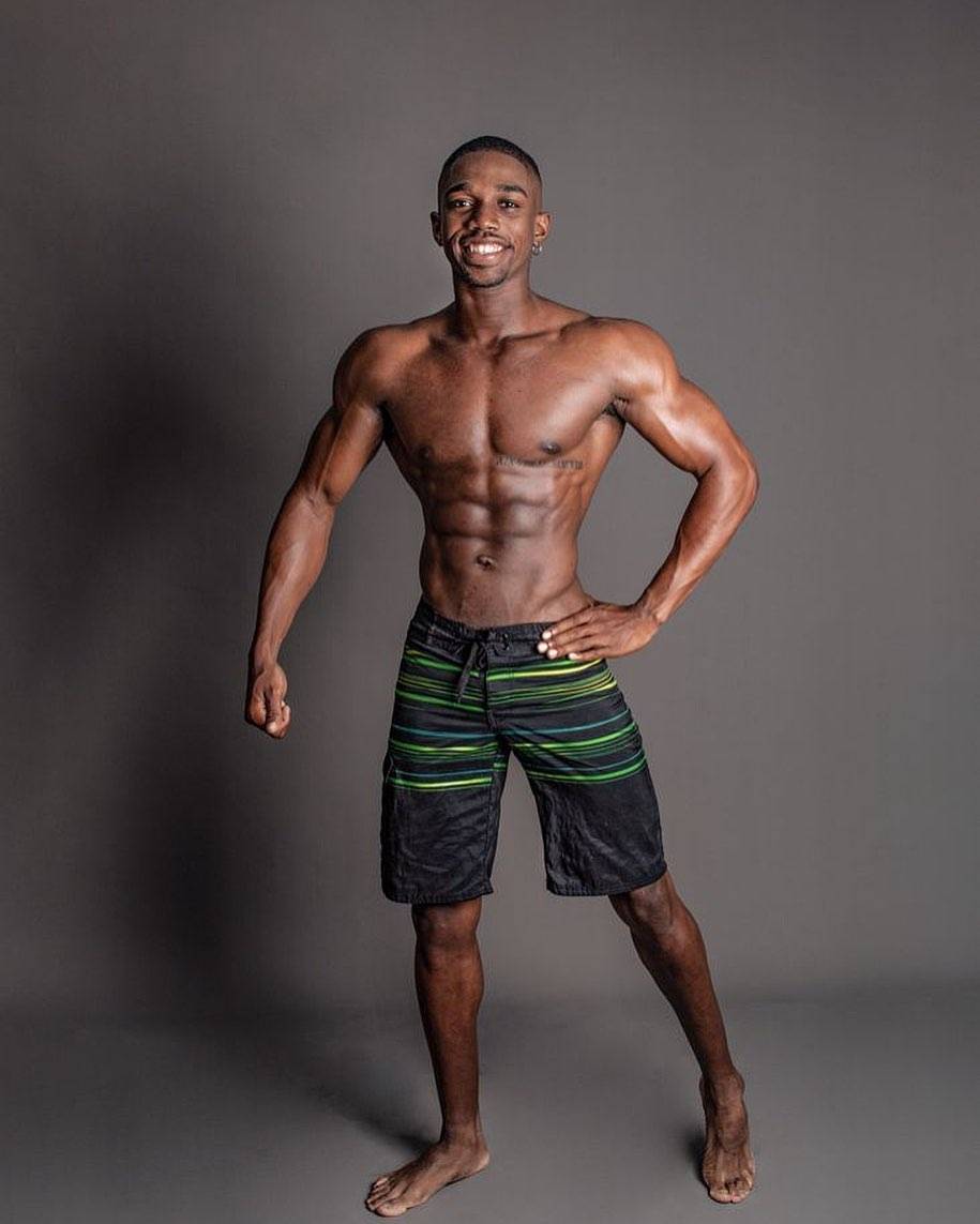 Victor Manuel | Scrolller