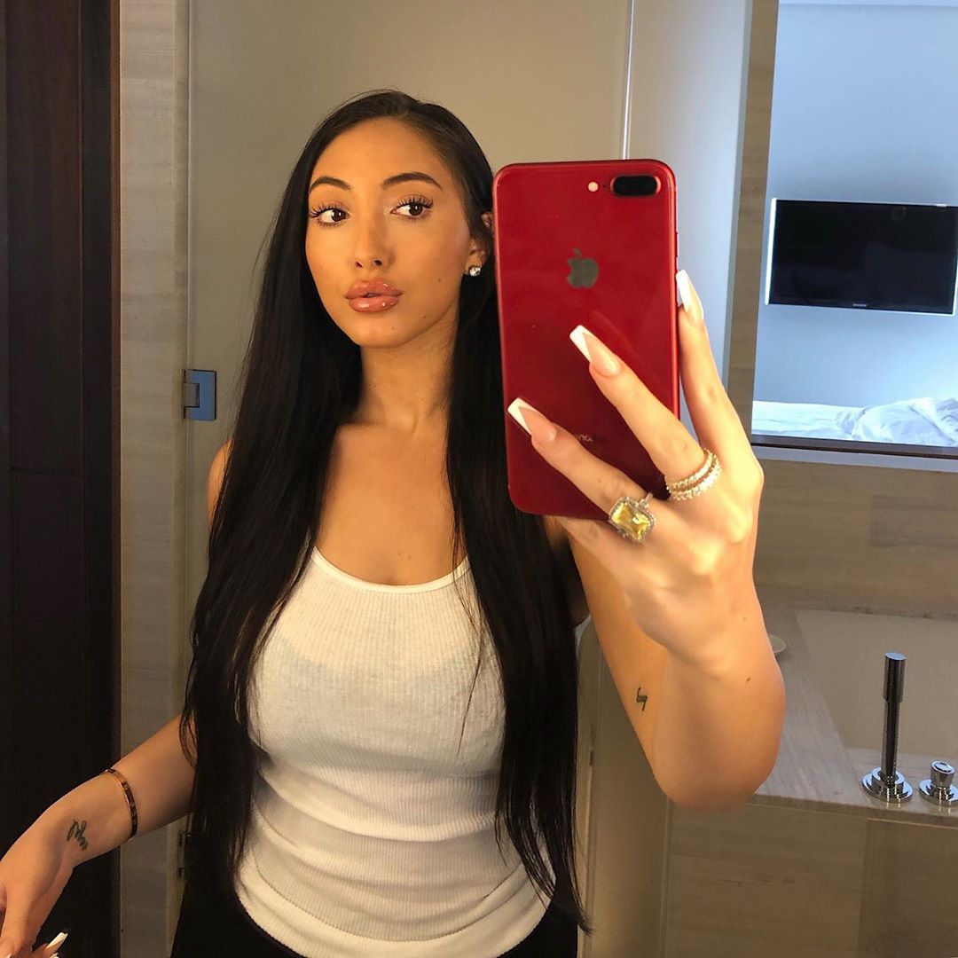 Victoria Manley Dick sucking lips (DSL) | Scrolller