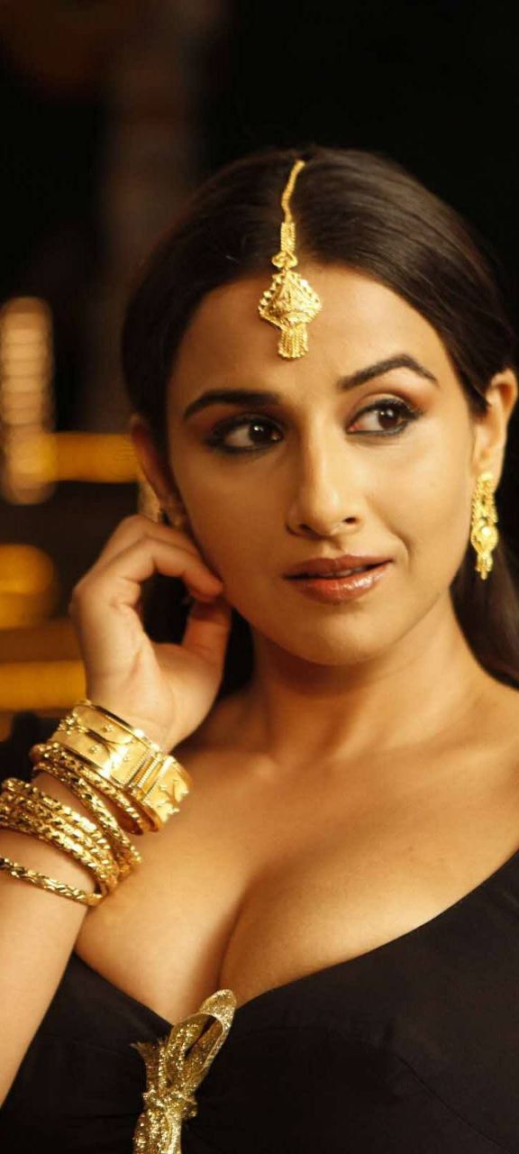 Vidya Balan | Scrolller