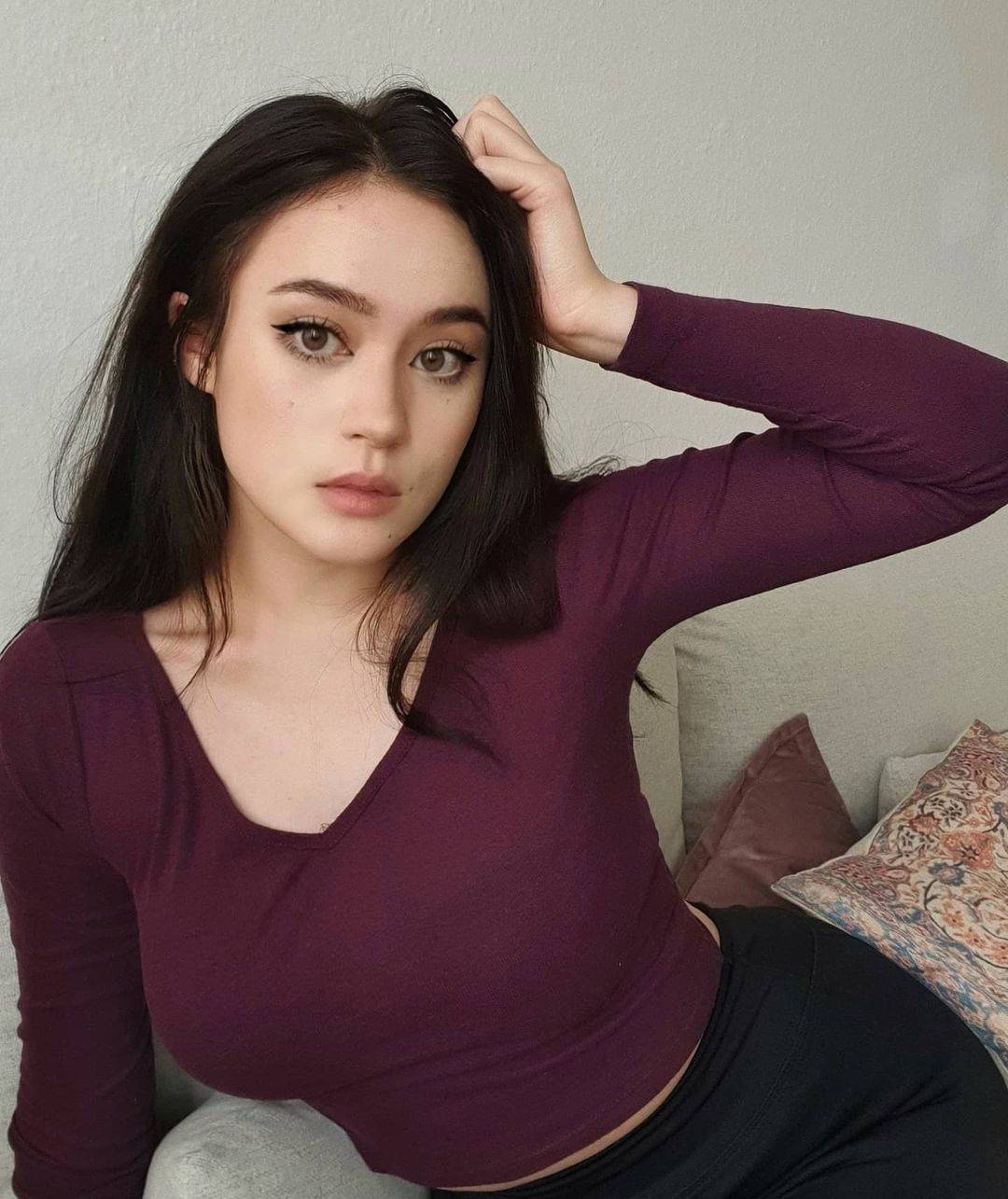 Vietnamese x German | Scrolller