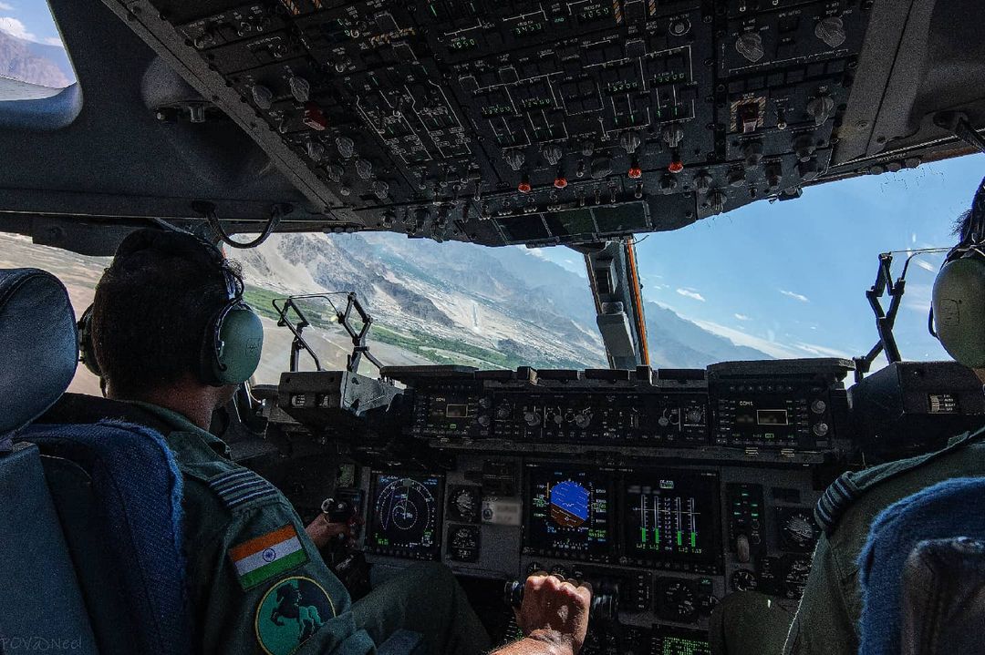 View from a Indian Air Force Boeing C-17 Globemaster's cockpit [1080x719] | Scrolller