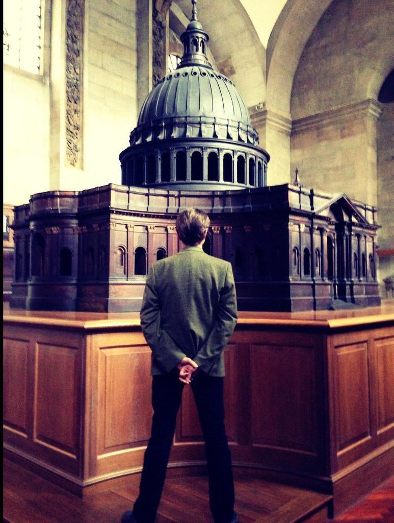 Viewing The Great Model in St. Paul's Cathedral, London 2013 | Scrolller
