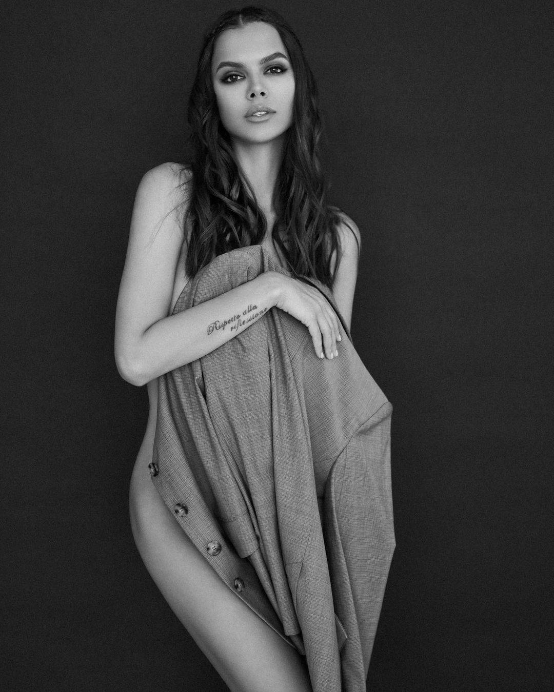 Viki Odintcova | Scrolller