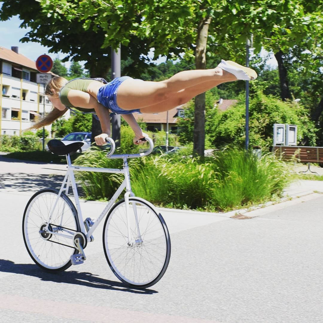 Viola Brand Handstand | Scrolller