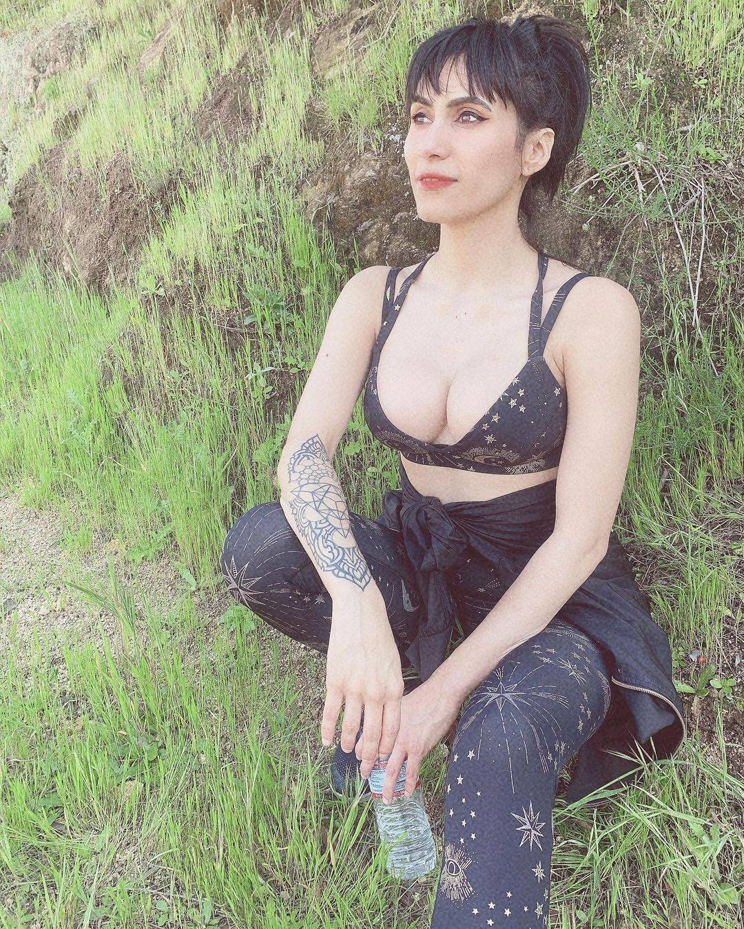 Voice Actress Cristina Vee | Scrolller