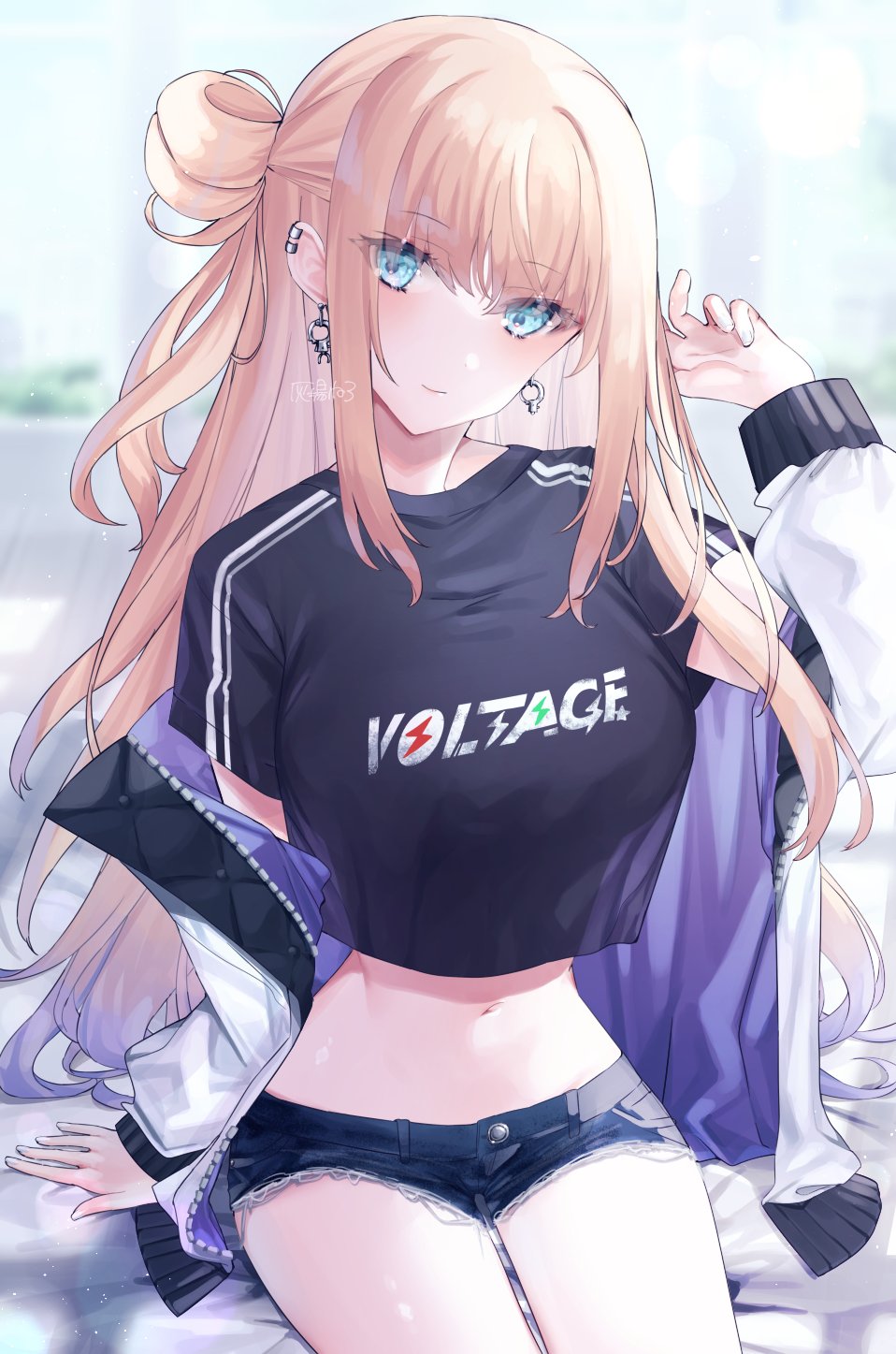 Voltage [Original] | Scrolller