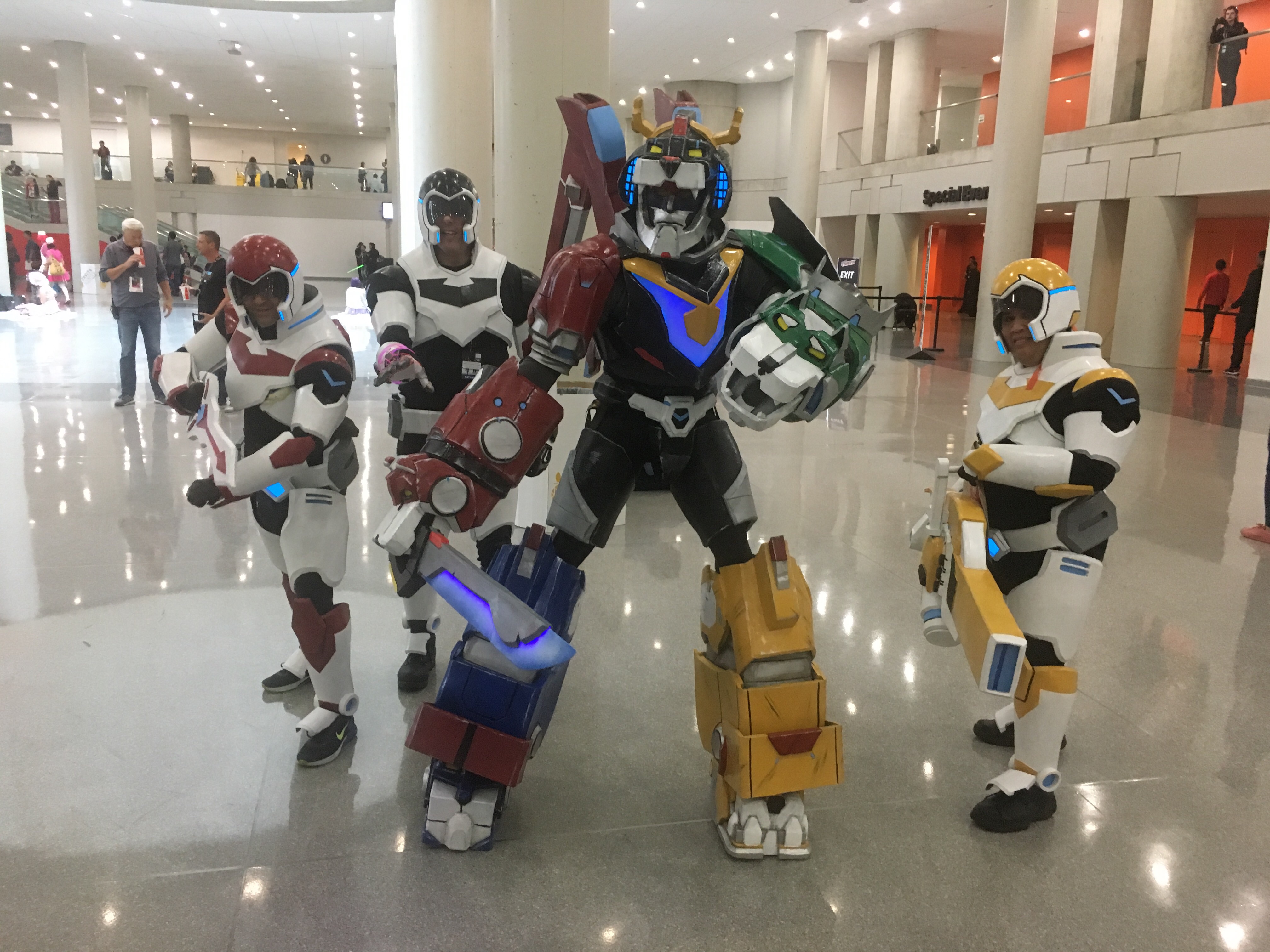 Voltron Cosplay | Scrolller