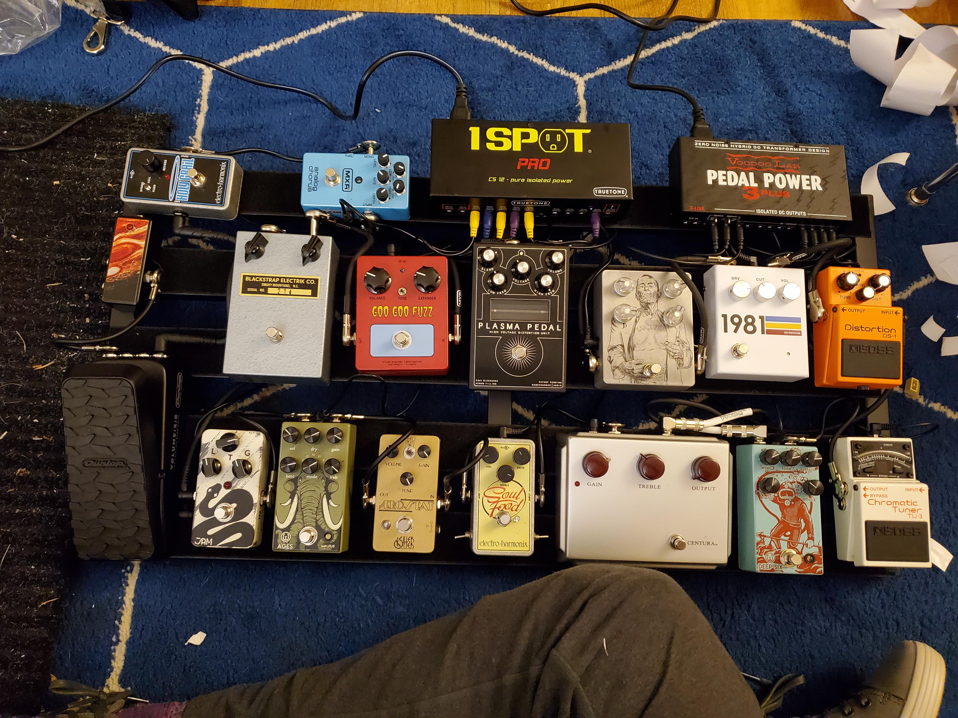 Volume pedal cutting volume on 2 pedal | Scrolller