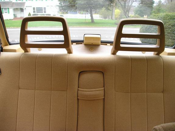 Volvo headrests | Scrolller