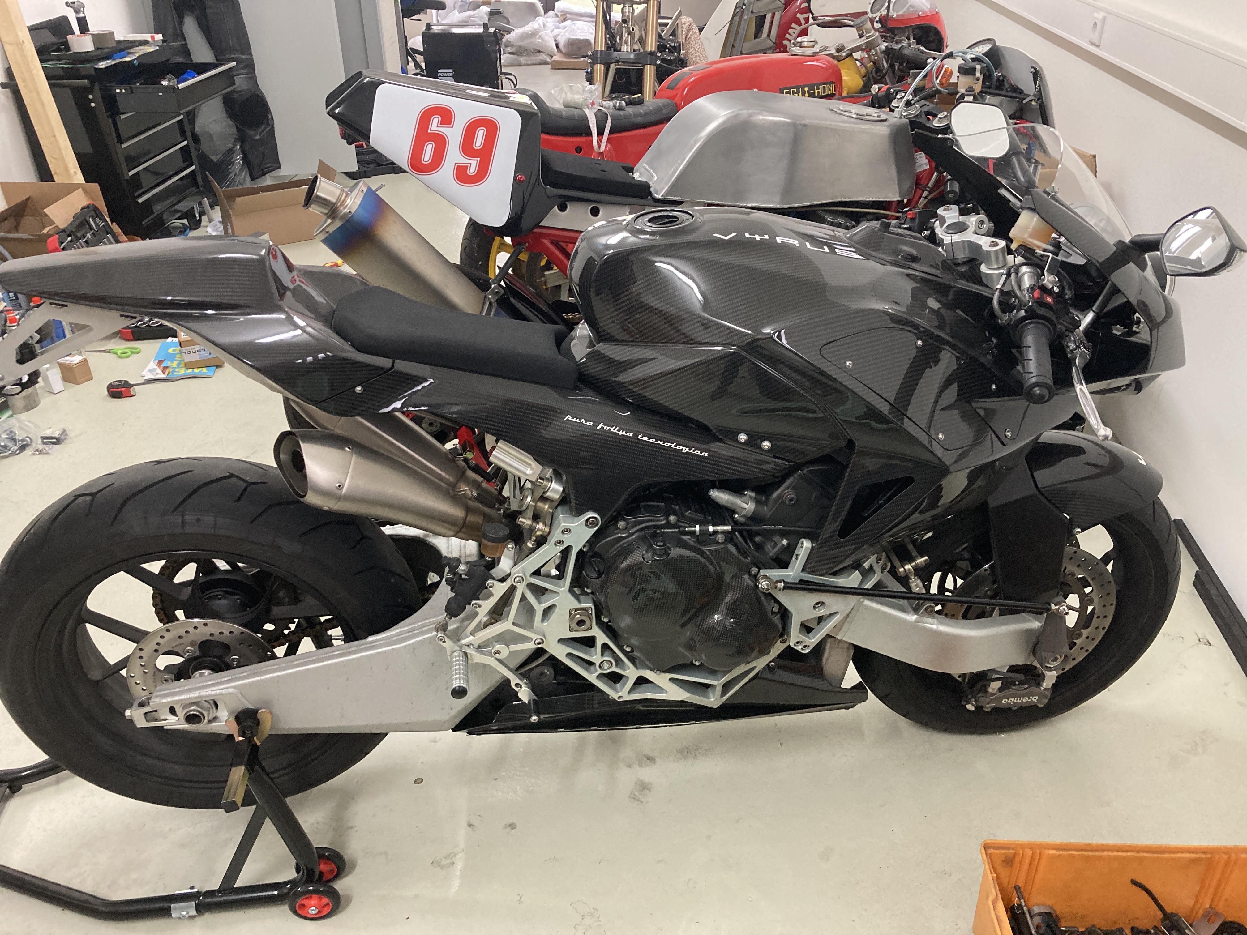 Vyrus 986 - My Toy | Scrolller