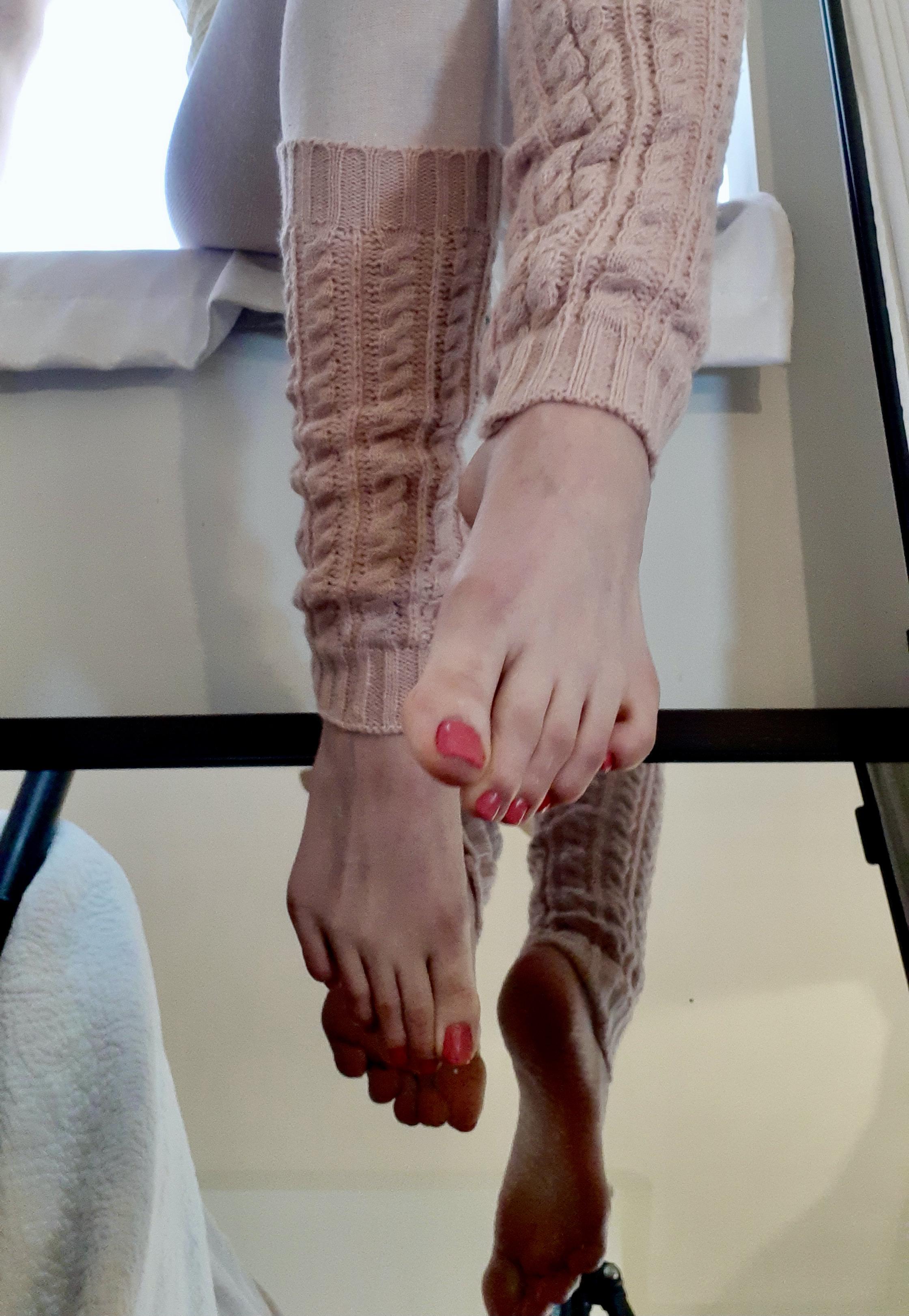 Do we like dancer's feet here? | Scrolller