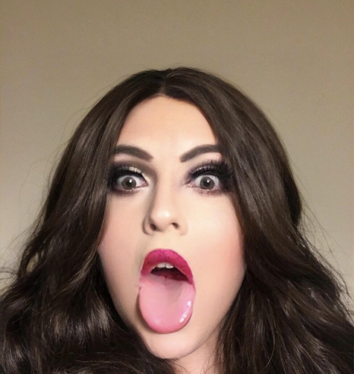 Waiting here. | Scrolller