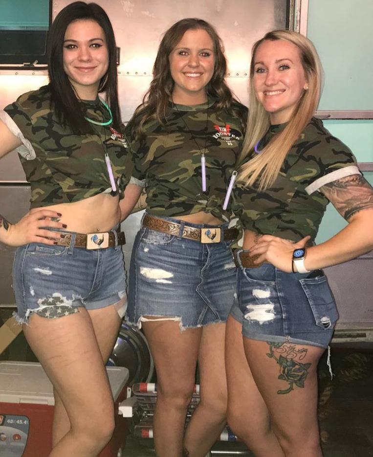 Waitresses | Scrolller