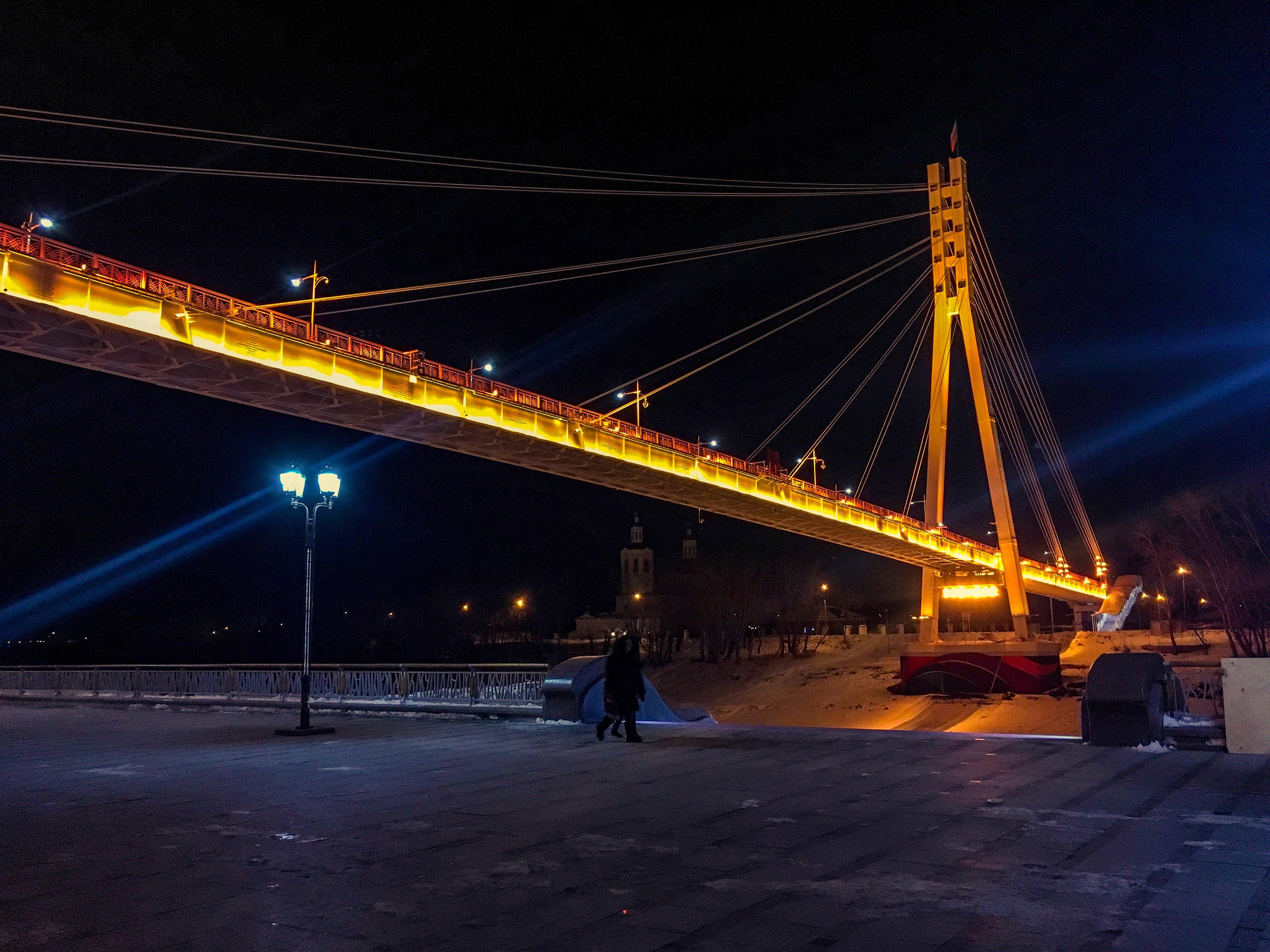 Walking bridge | Scrolller