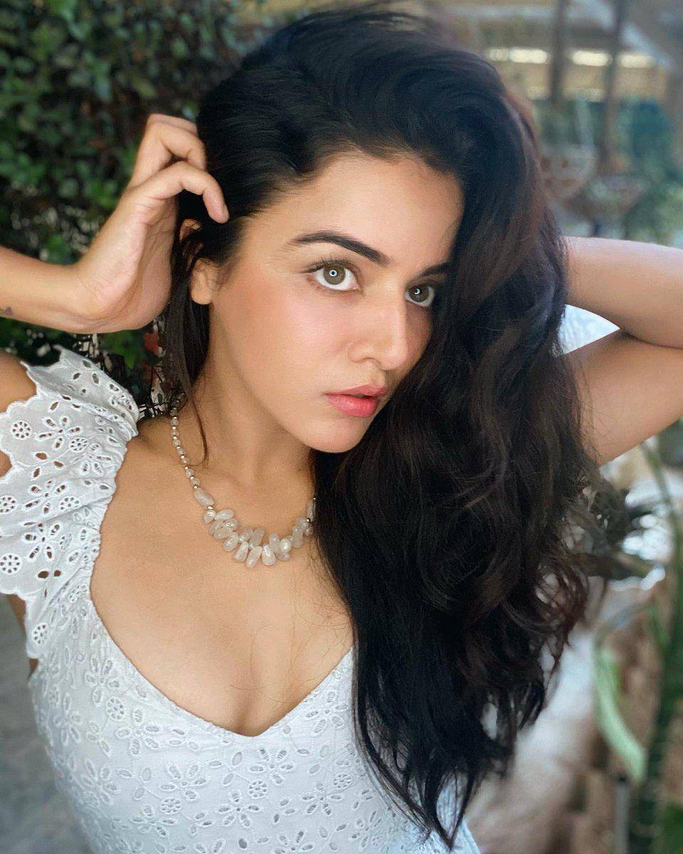 Wamiqa Gabbi | Scrolller