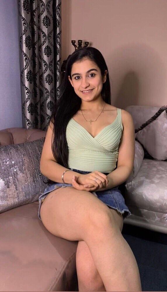 Wana do it on couch 💋💋🍌 | Scrolller