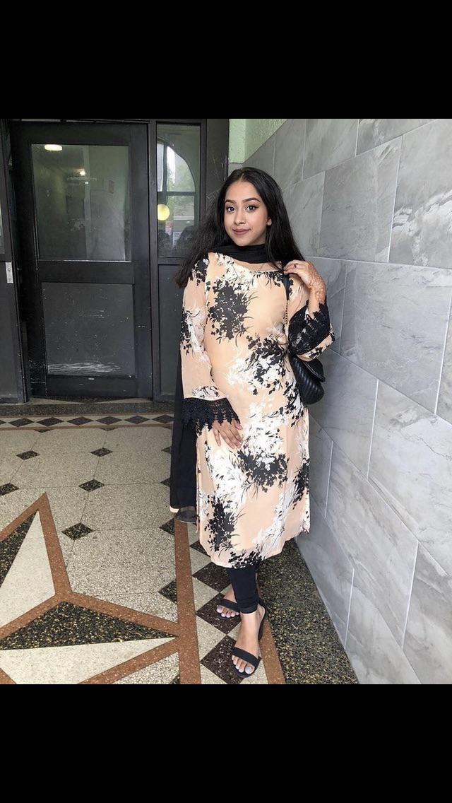 Wanna degrade her hmu | Scrolller