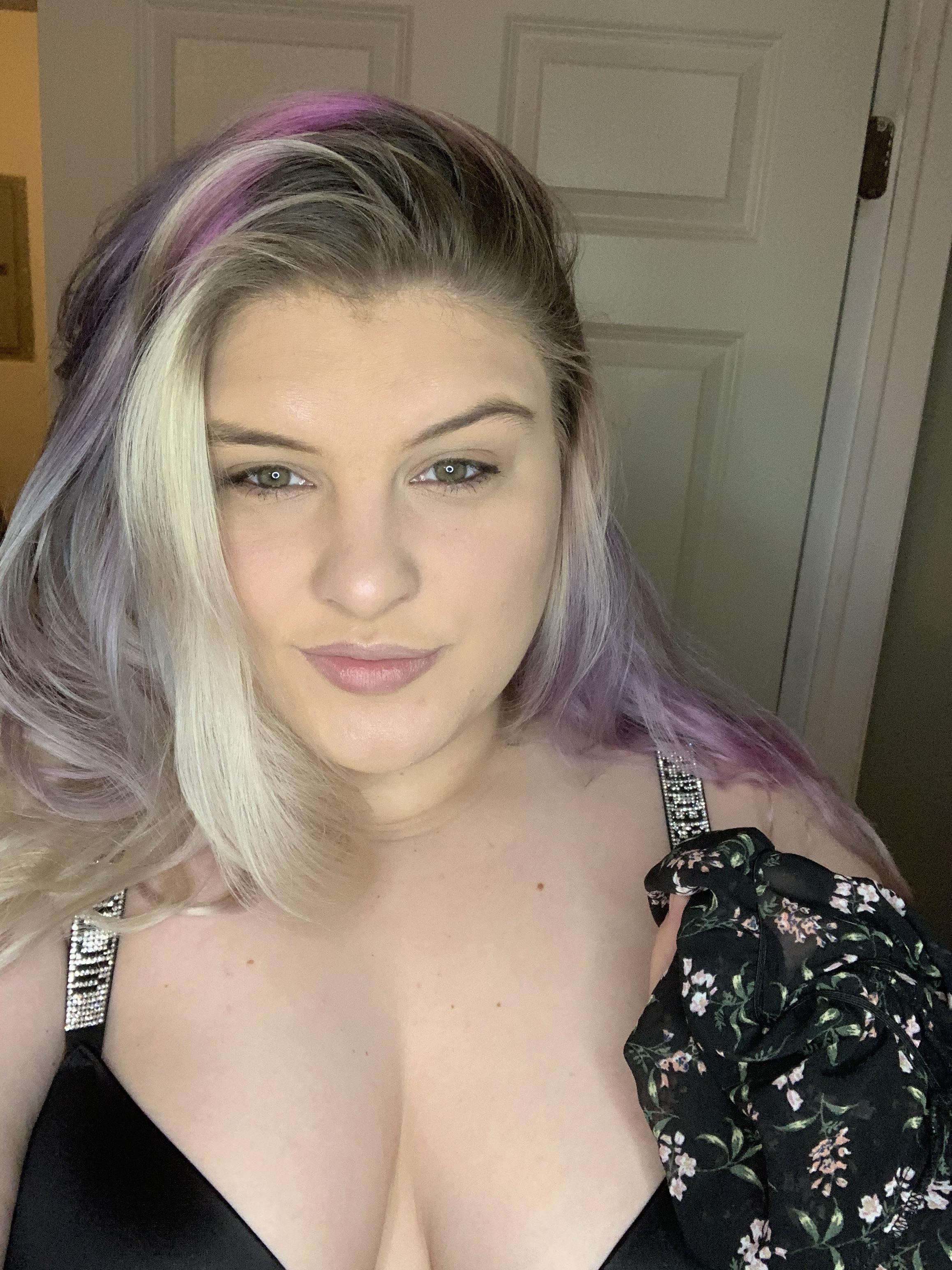 Wanna help me take the rest off? 😍 | Scrolller