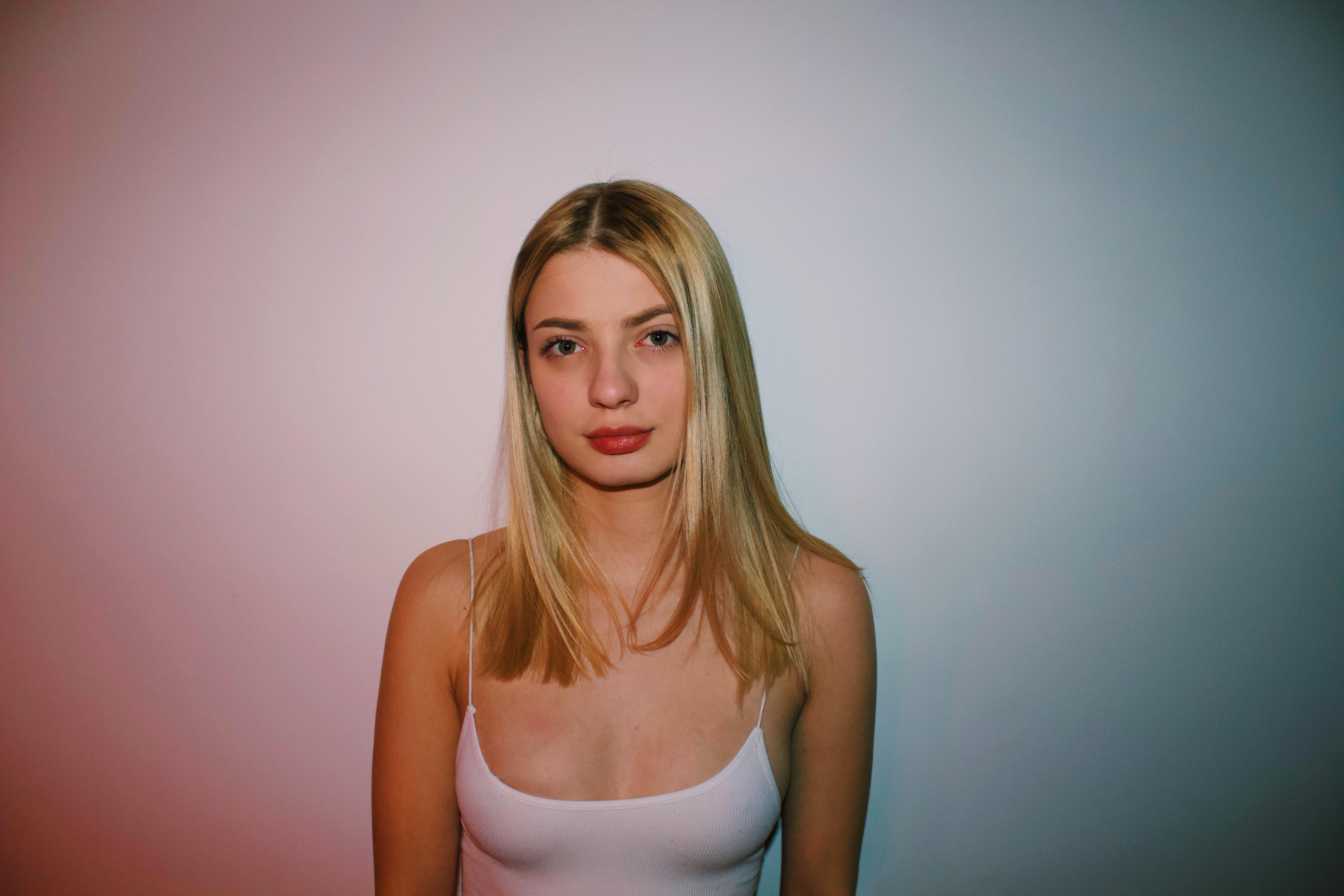 Wanna see what’s under my top 🥴🍒 | Scrolller