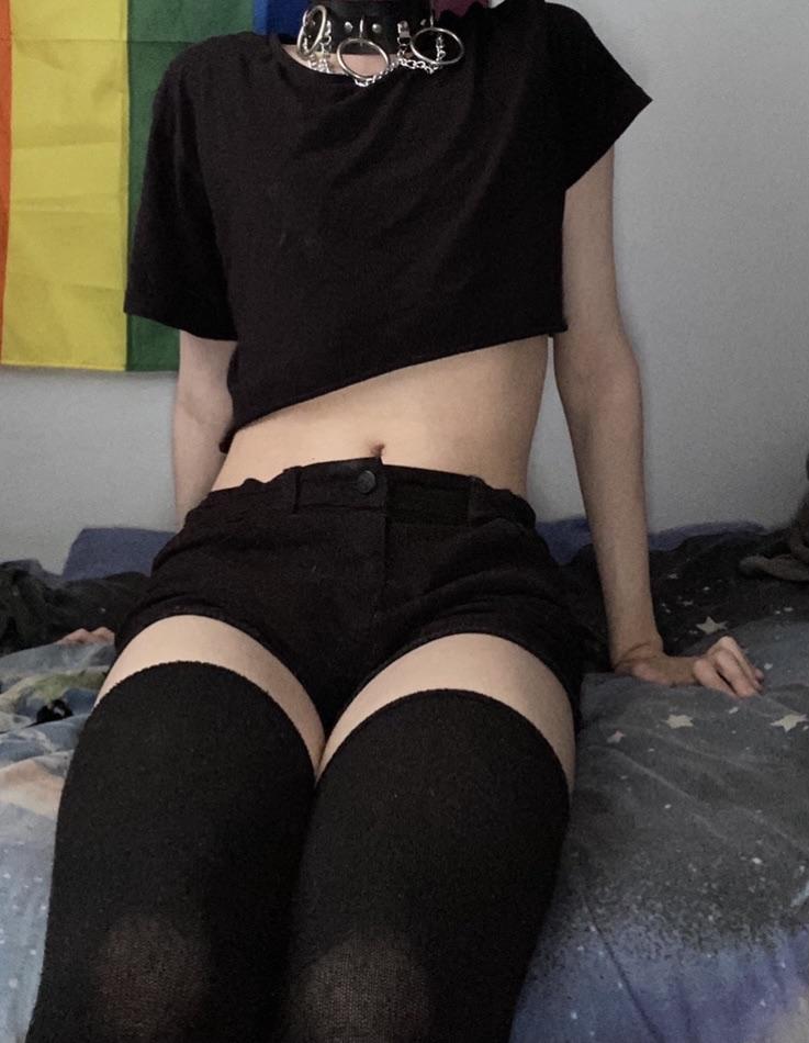 Wanna sit on my lap 😳? Ps do You guys like my collar? | Scrolller