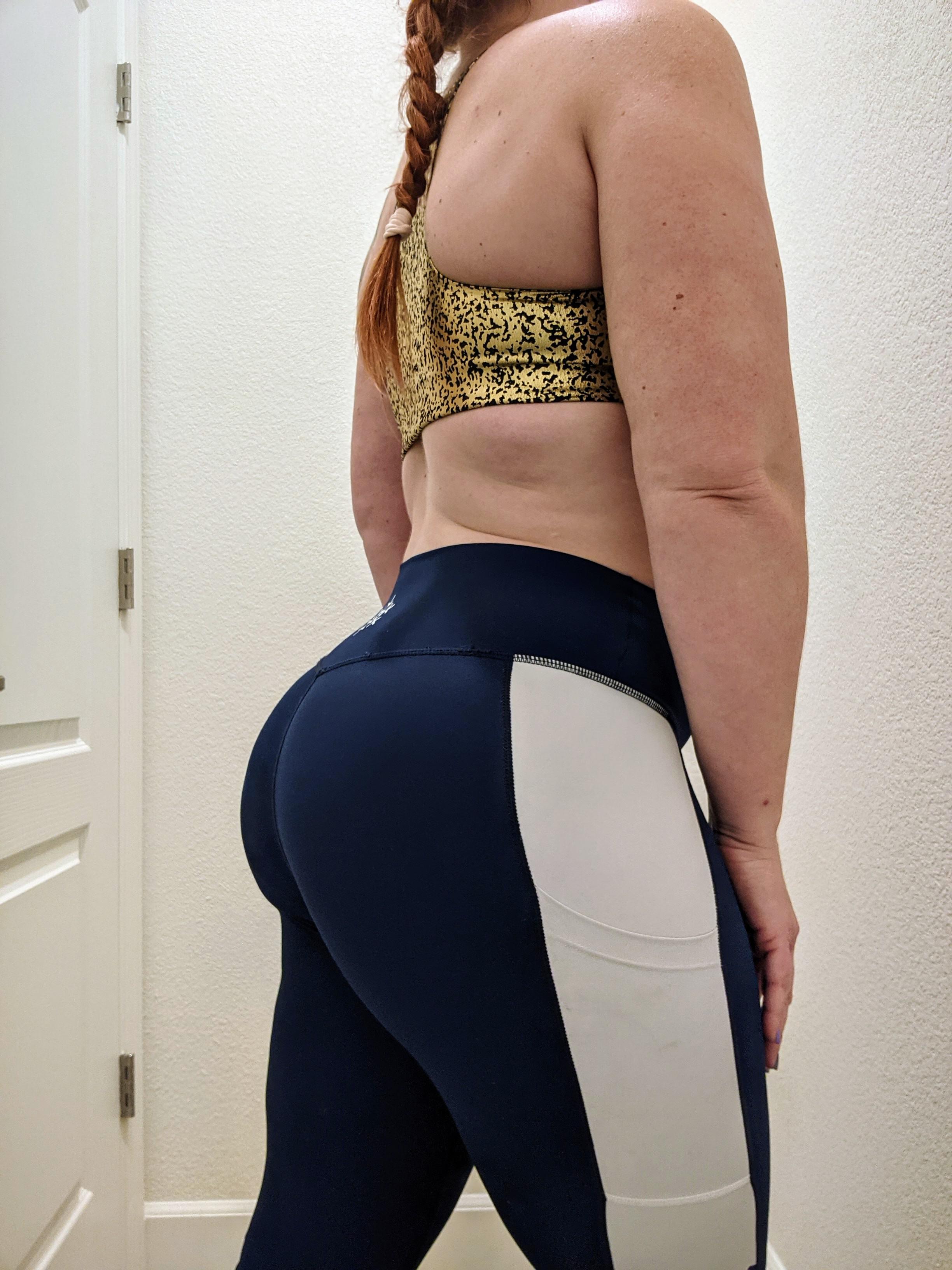 Wanna watch me squat baby? 😘 | Scrolller