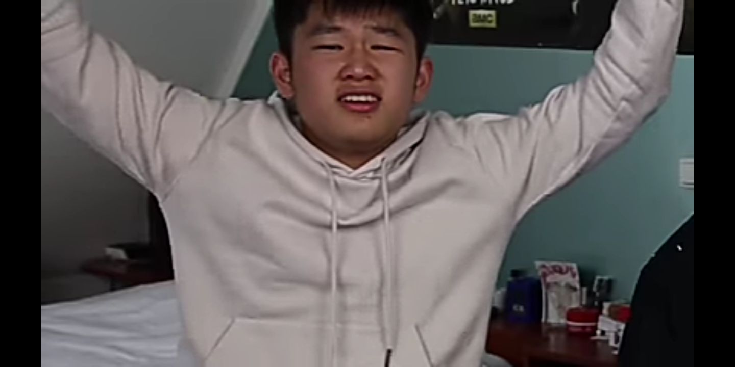 Wanneer Steven weer in een video van Hanwe mag | Scrolller