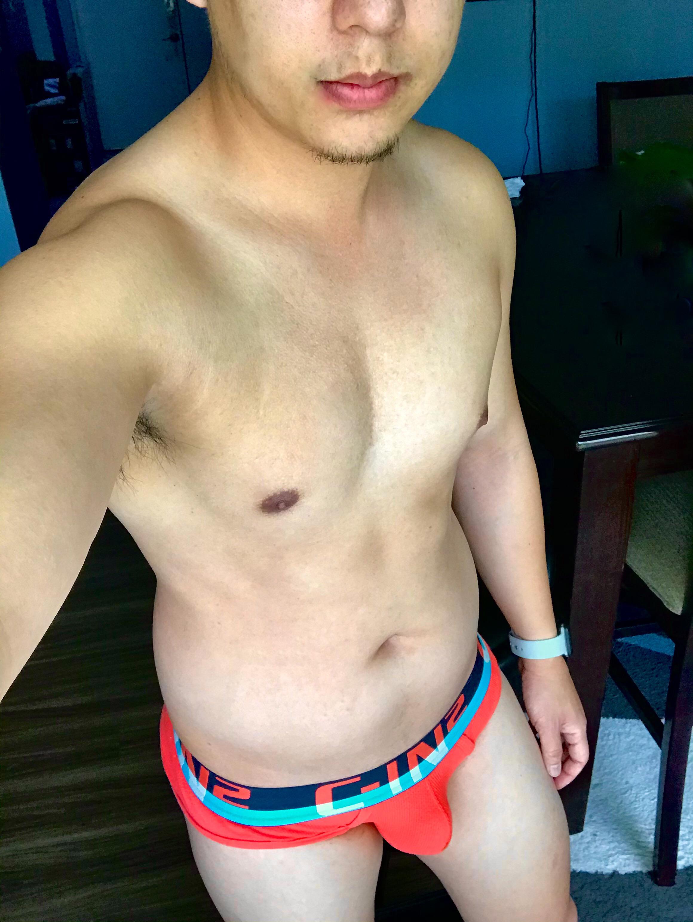 Warmer weather = less clothes | Scrolller