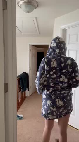 My Slutty Girlfriend (27f) Can’t Keep Her Robe On. Feel Free To Enjoy Her | Scrolller