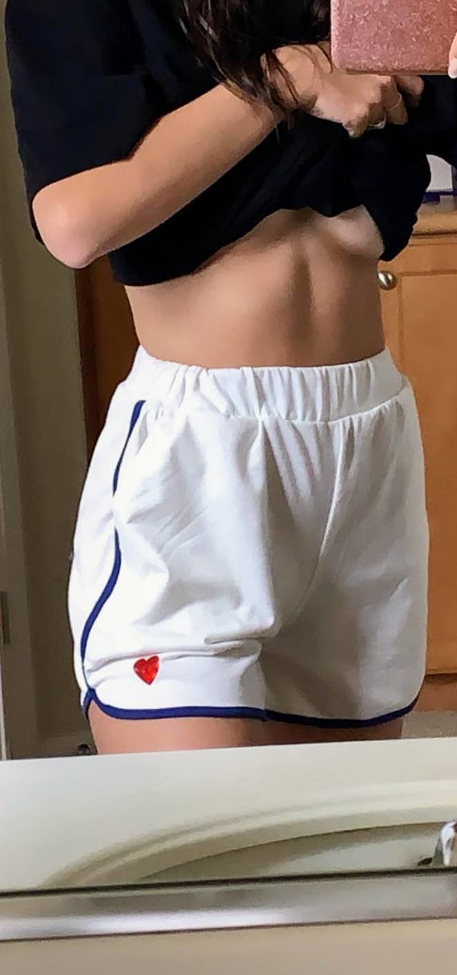 We got Underboob people | Scrolller