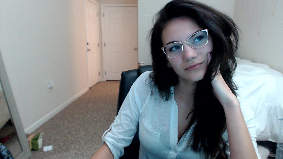 Wearing glasses | Scrolller