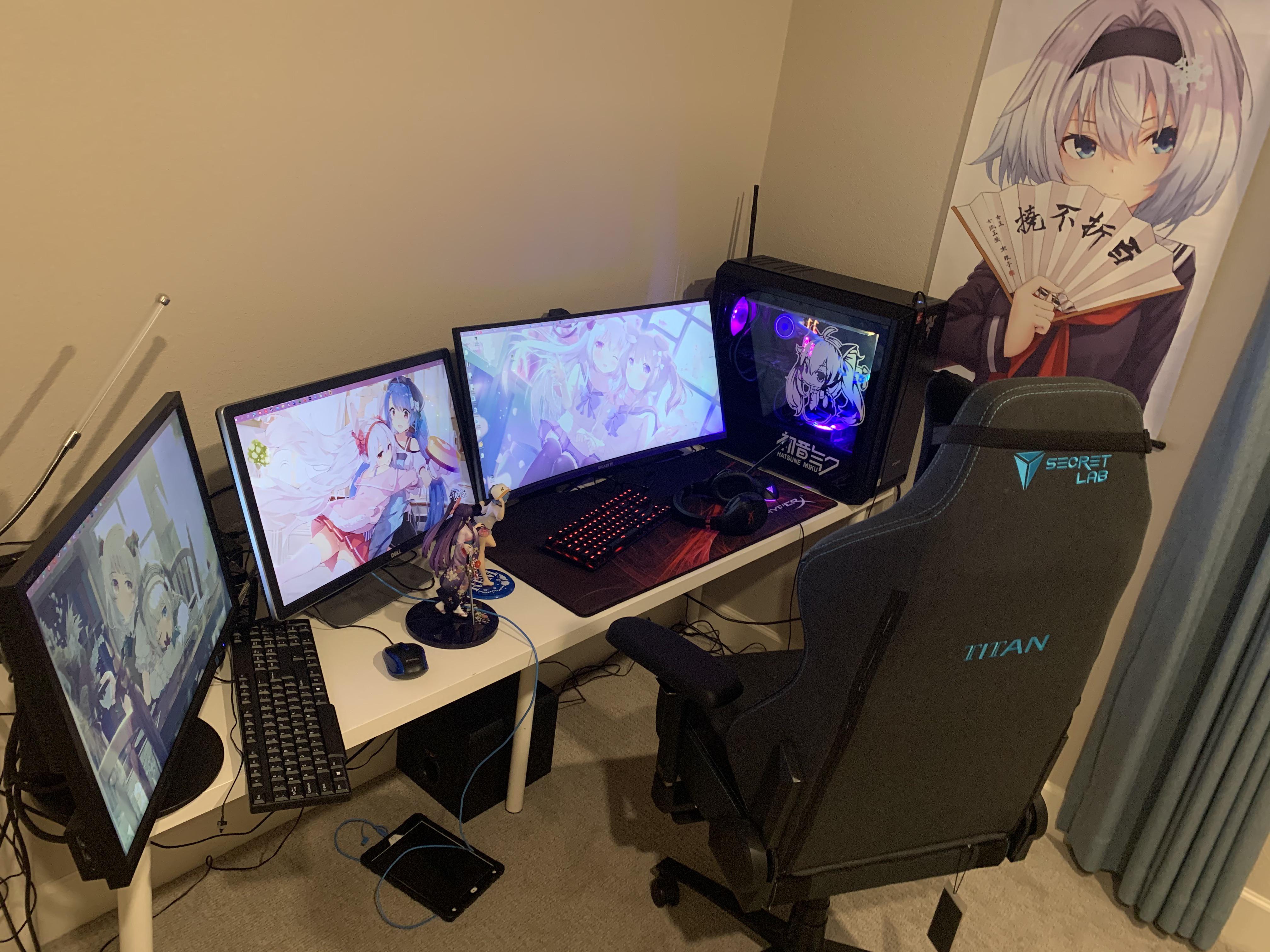 weeb setup | Scrolller