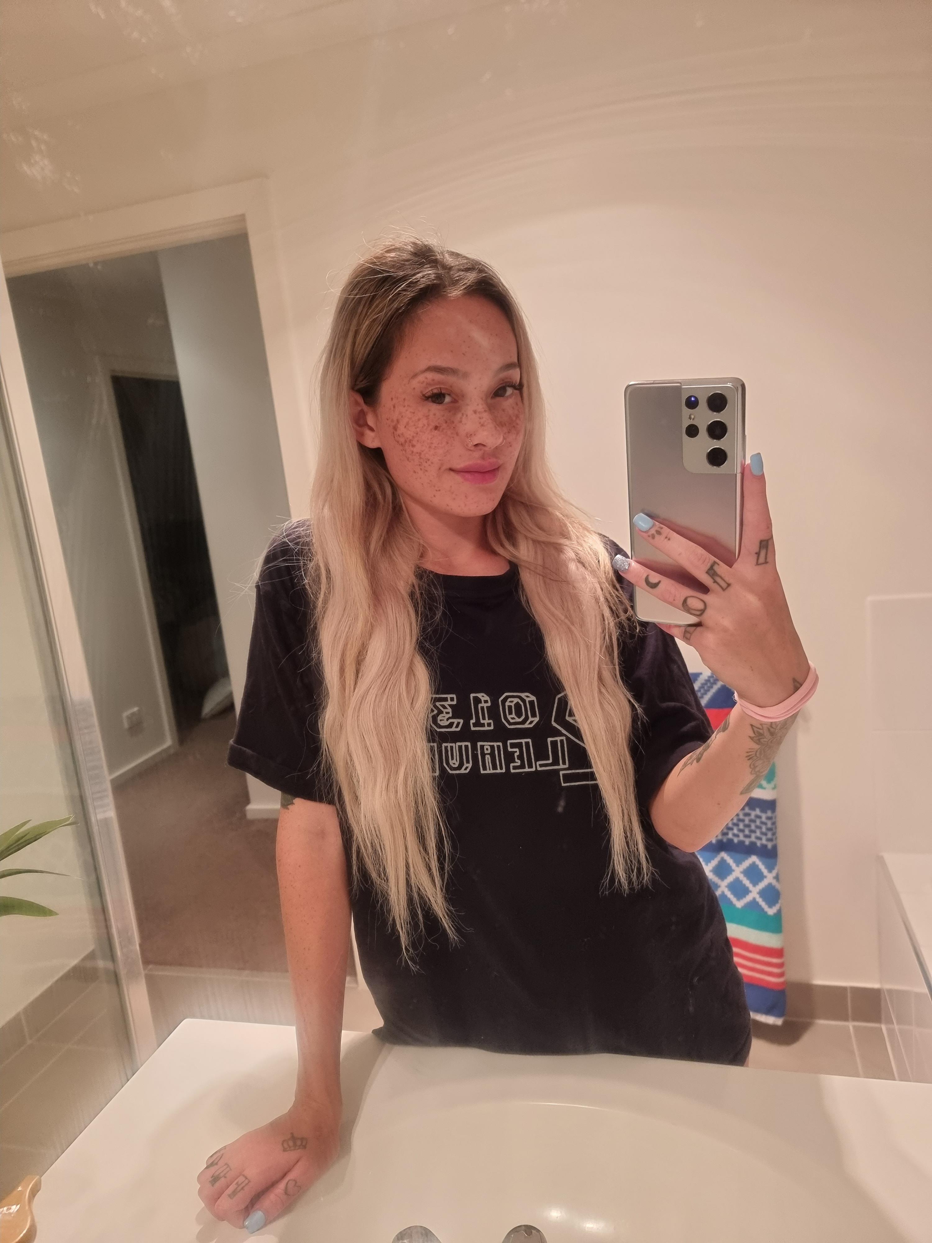 Well hello everyone ☺ | Scrolller