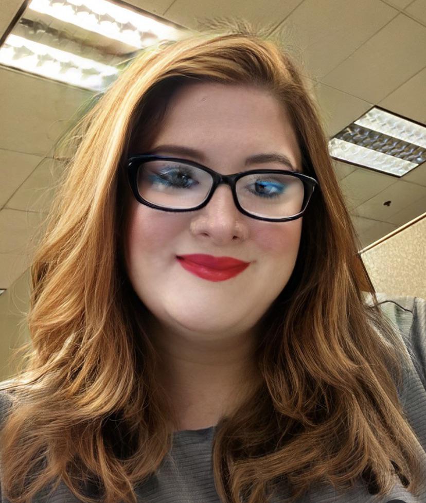 Went with the bright red lipstick 💄 | Scrolller