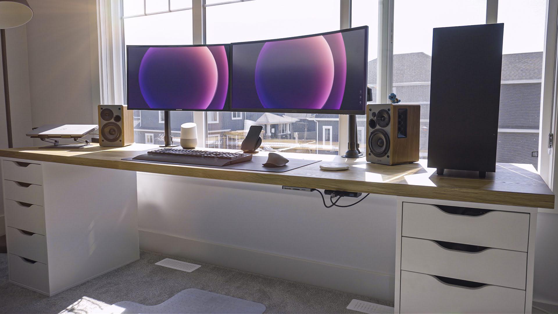 WFH daytime setup | Scrolller