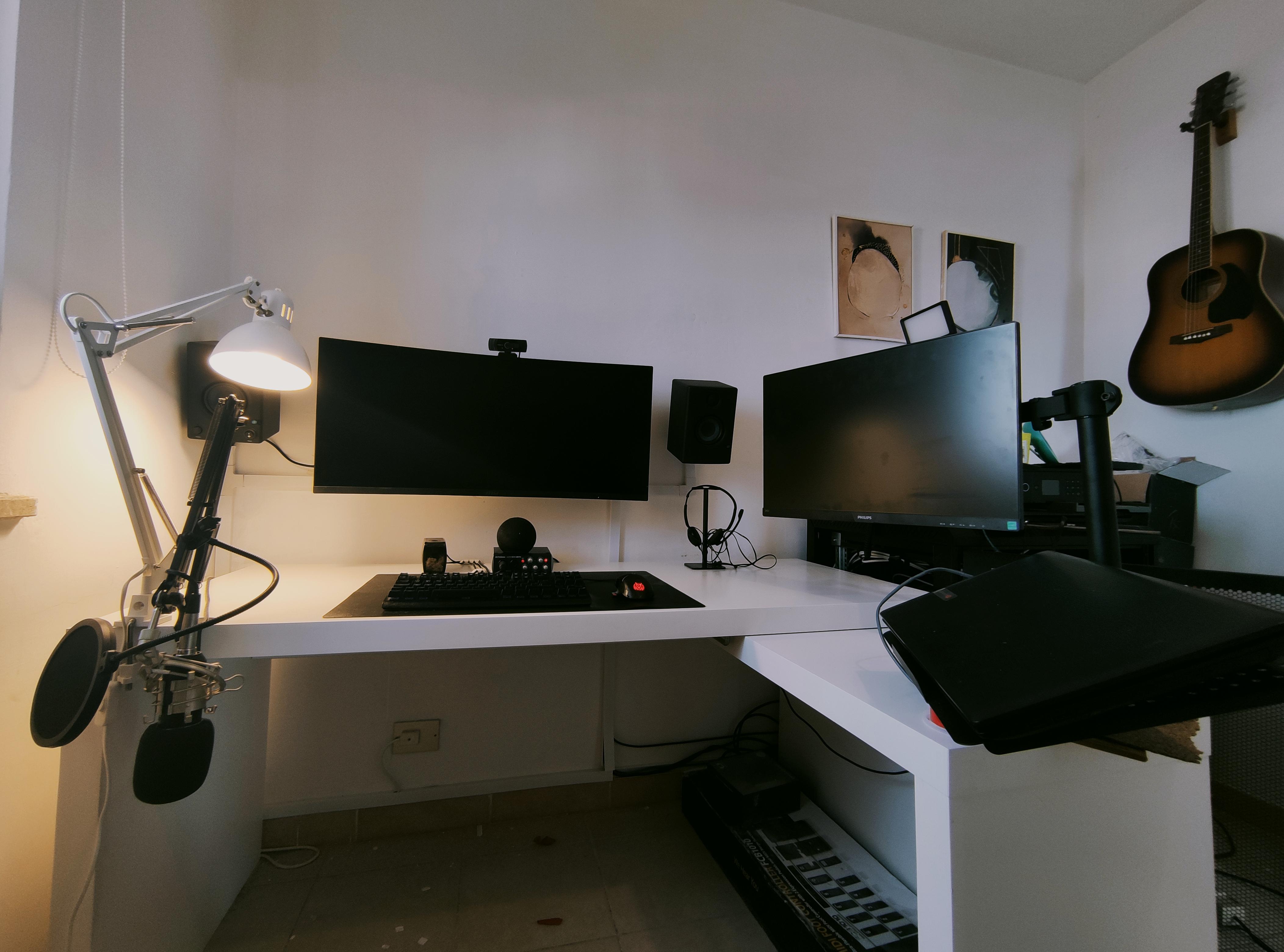 WFH setup | Scrolller