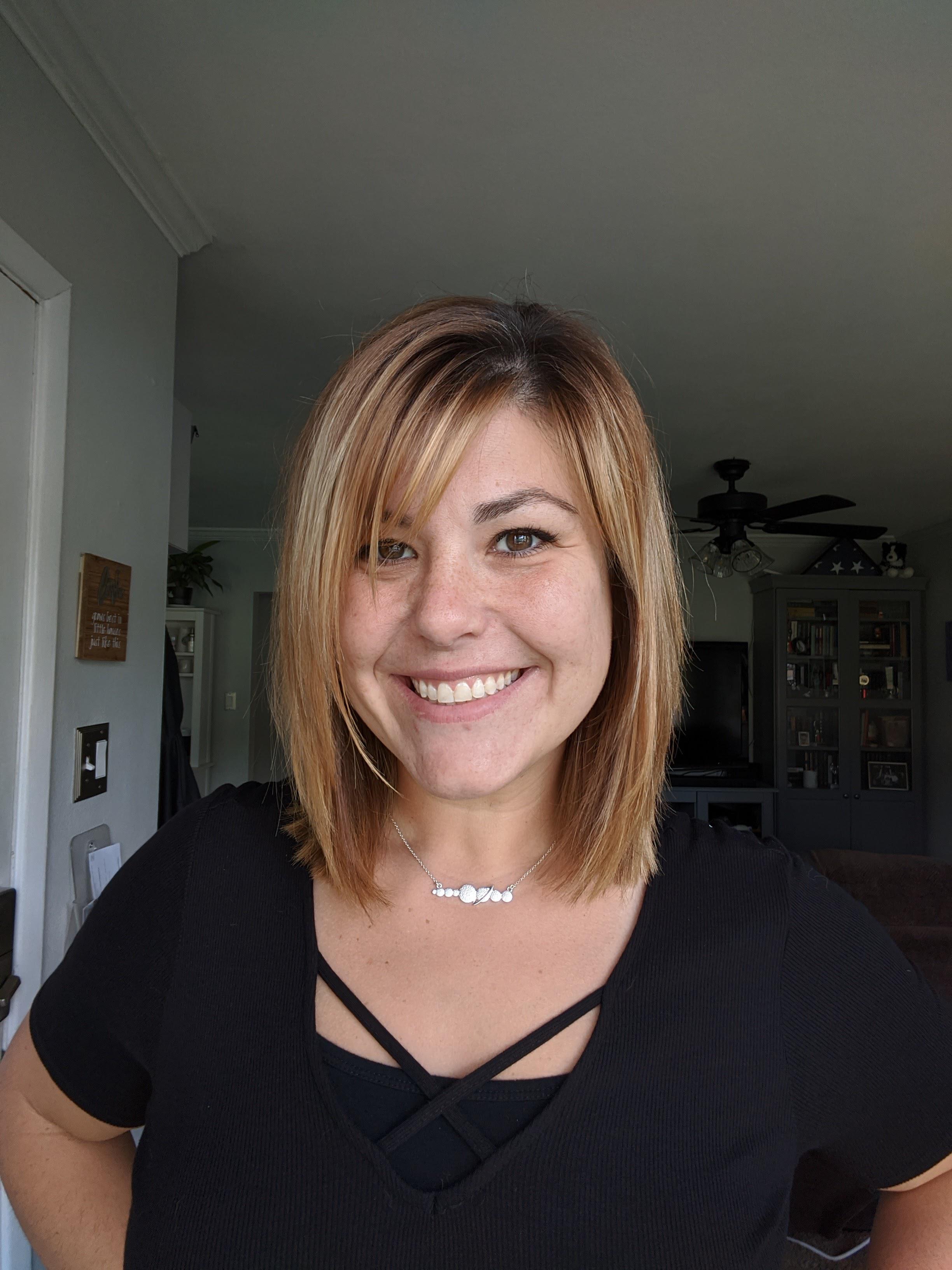 What do we think of me being blonde? 🤔 {34f} | Scrolller