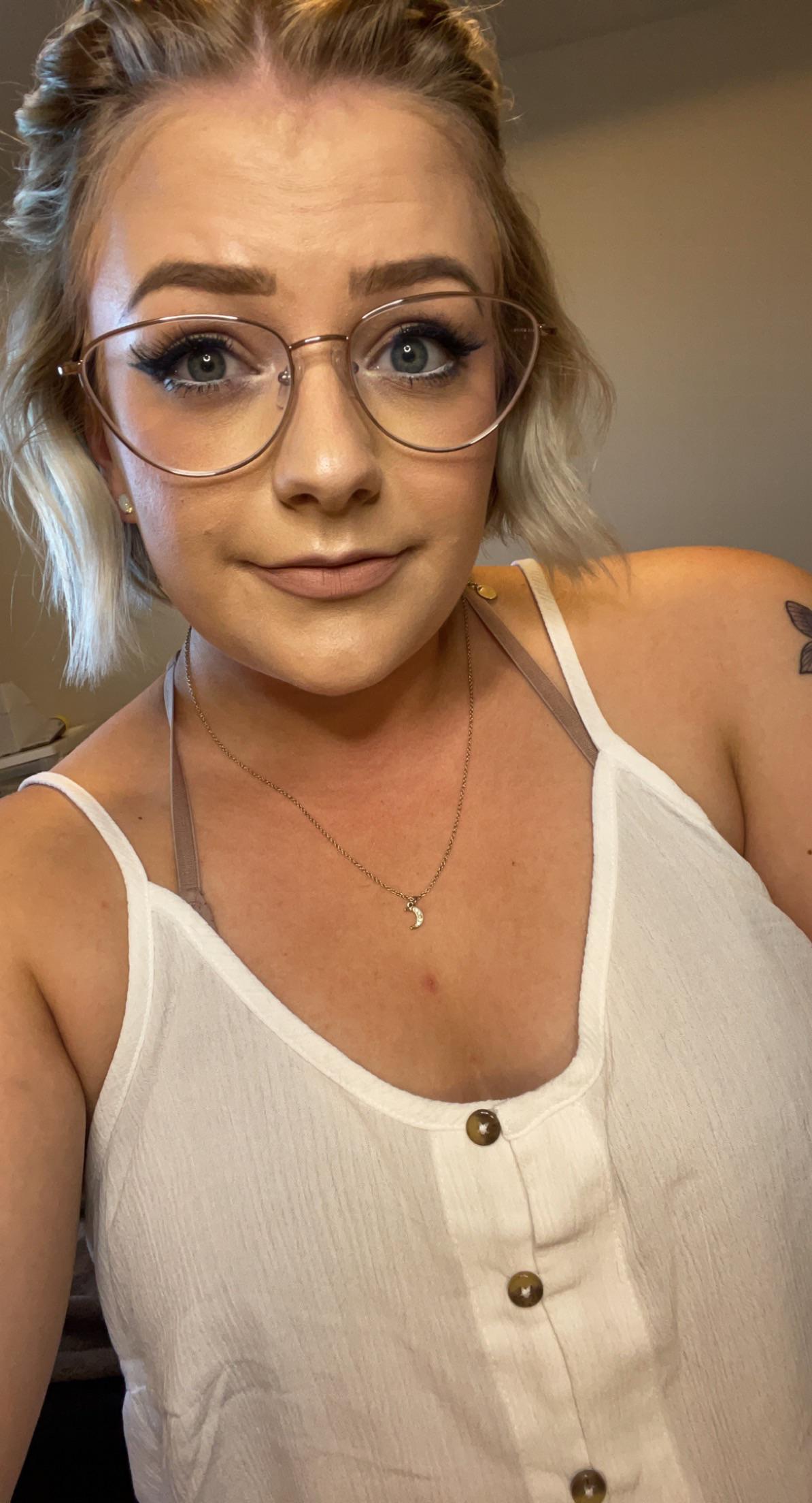 what’s your favourite colour? | Scrolller