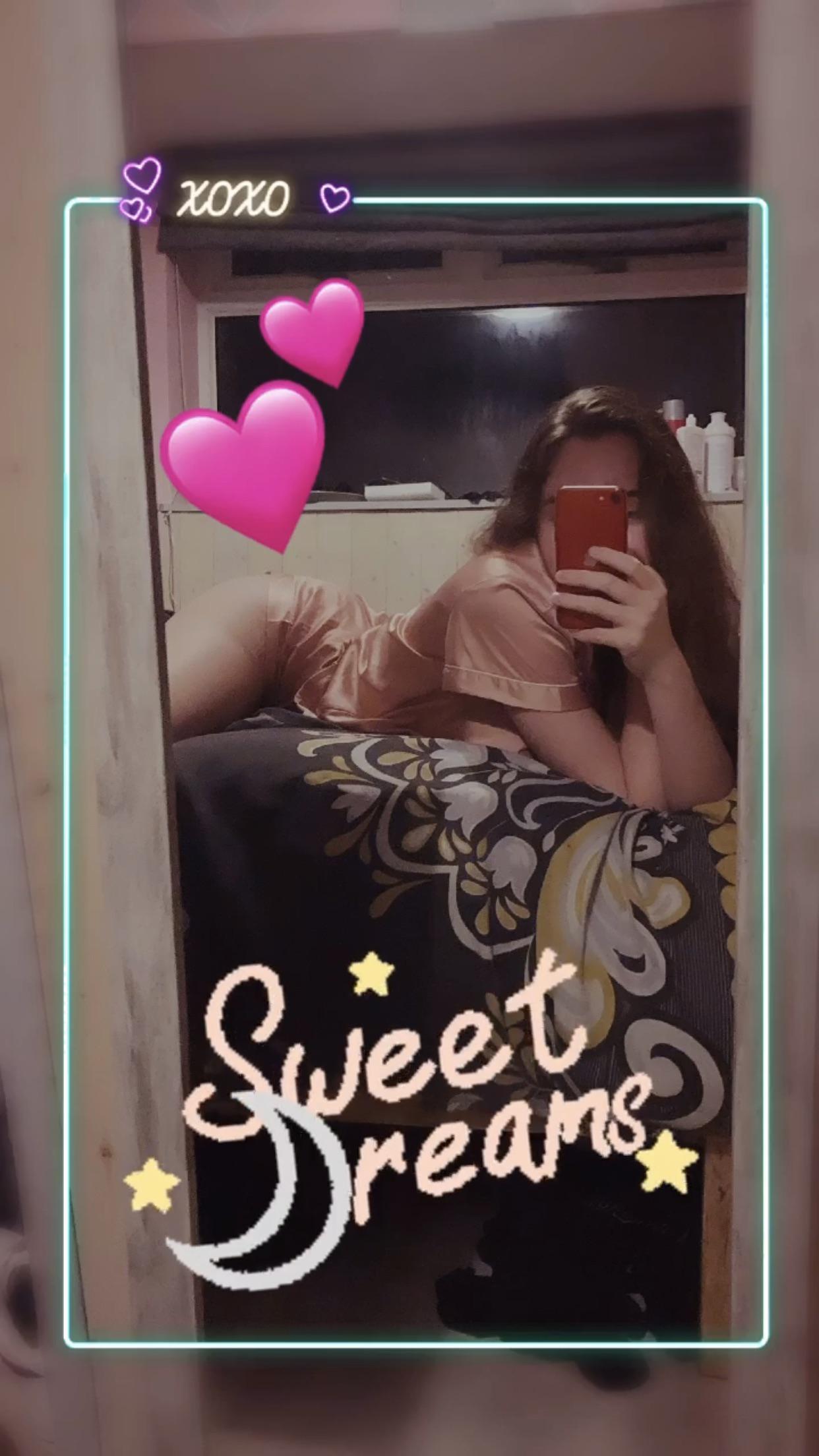 My bed is lonely | Scrolller