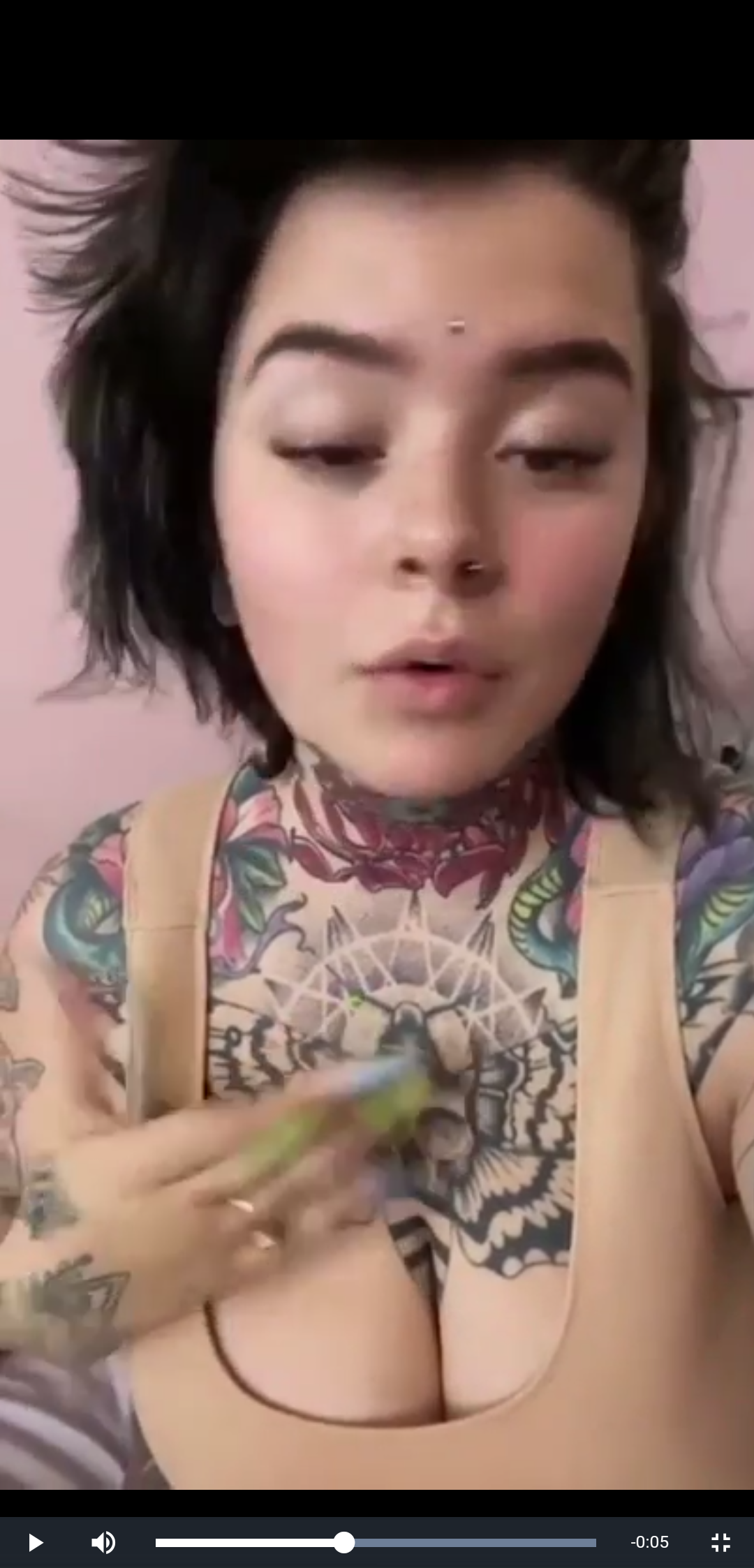 Whats her name? | Scrolller