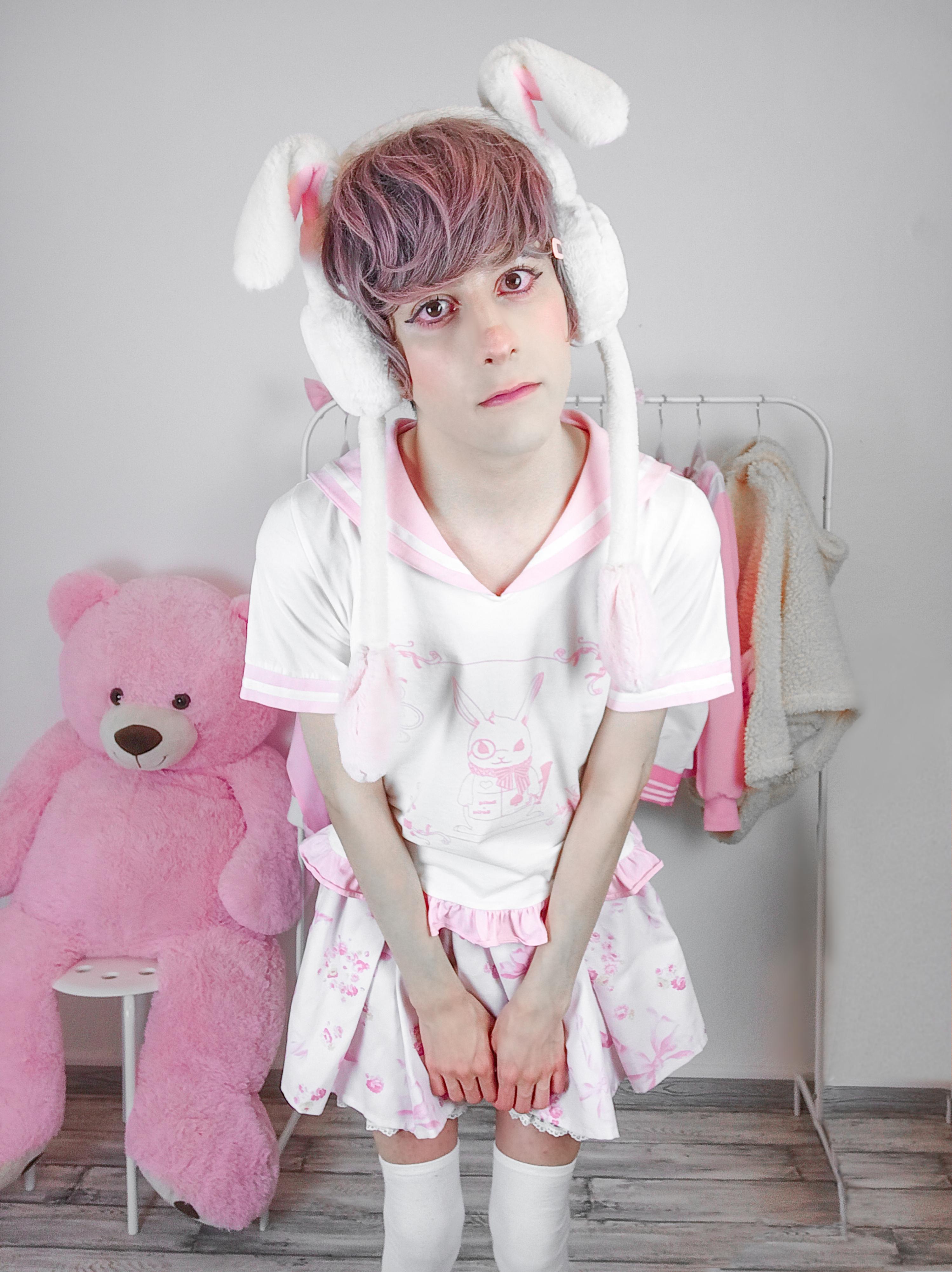 whats your fav color? 🌈 | Scrolller