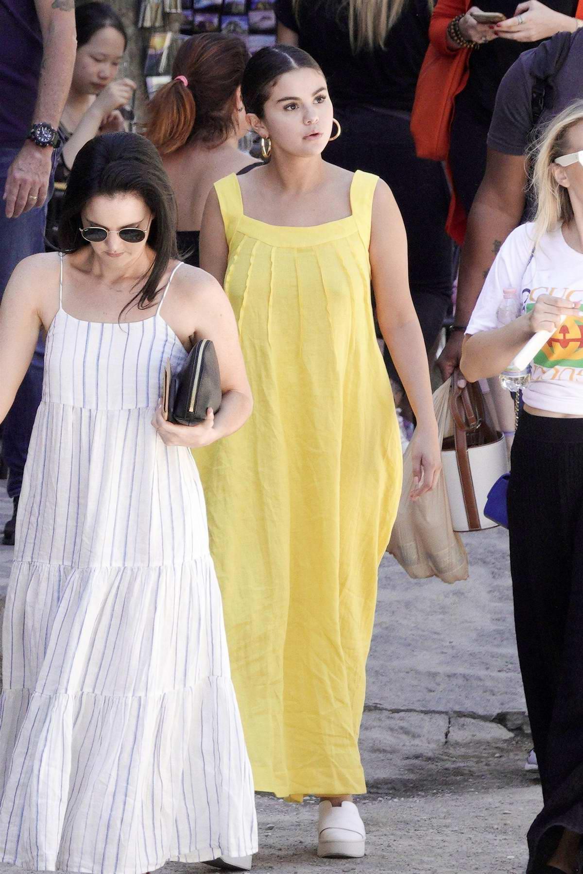 When in Rome.. | Scrolller