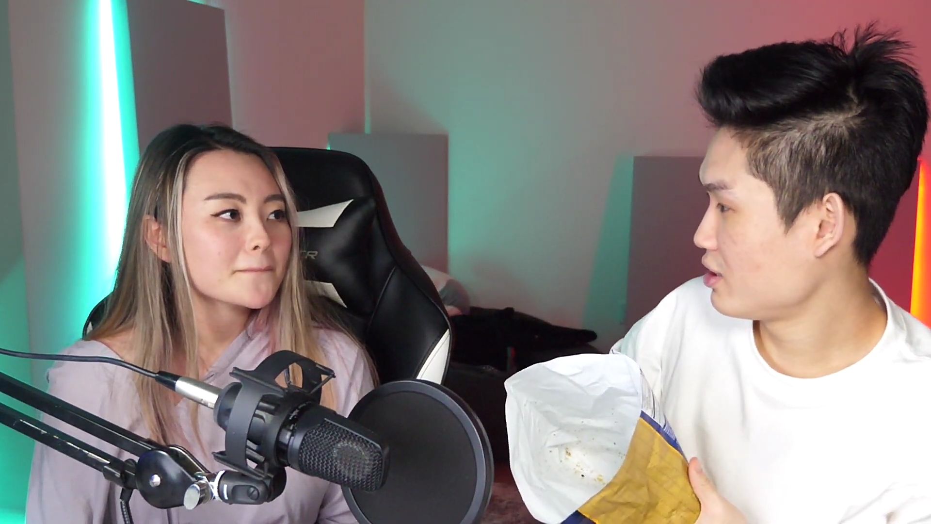 When Panda Jeannie finished her snackoos and wants more | Scrolller