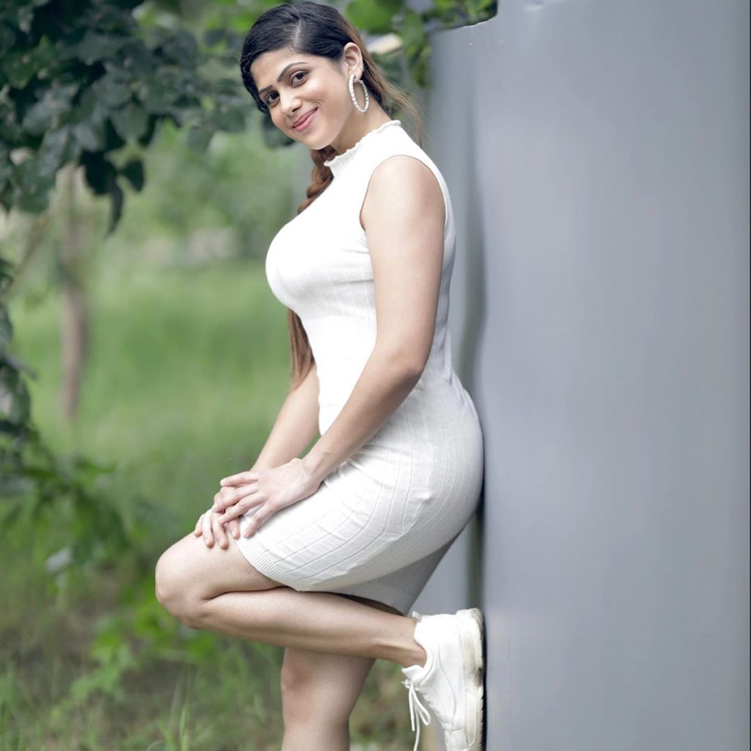 When she sees your erection | Scrolller