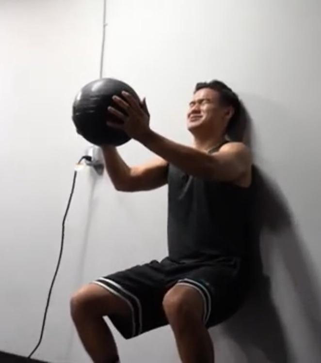 When she wants to sit on your lap but you get hard 😂😂😂😂😂 | Scrolller